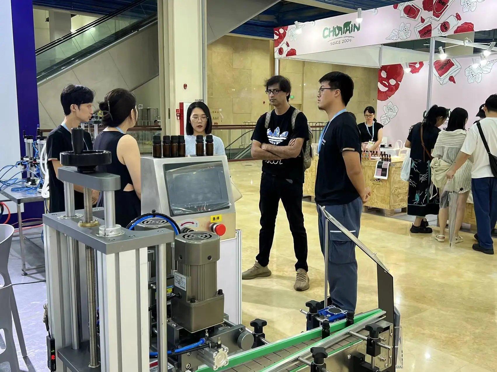 Automatic 4-Head Desktop Yogurt Beer Milk Juice Filling Capping Machine ...
