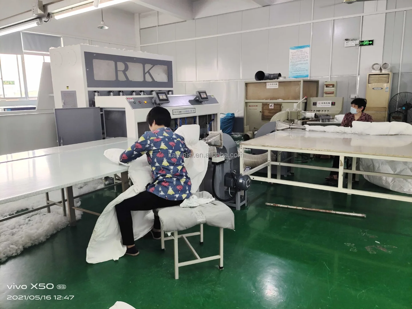 Duvet Quilt Comforter Making Weighing Filling Machine