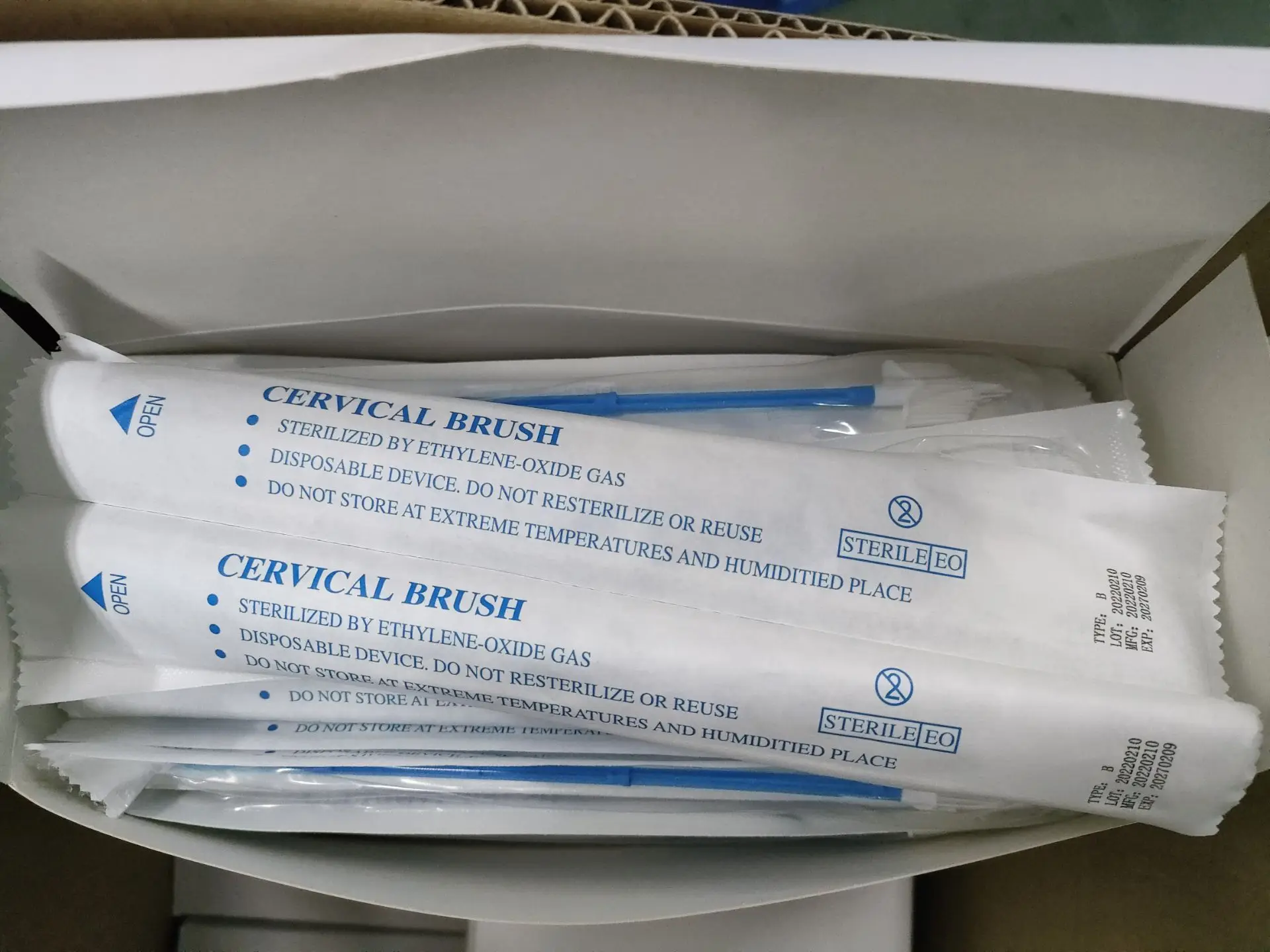 Sterile Cervical Brush - Essential for Gynecological Tests