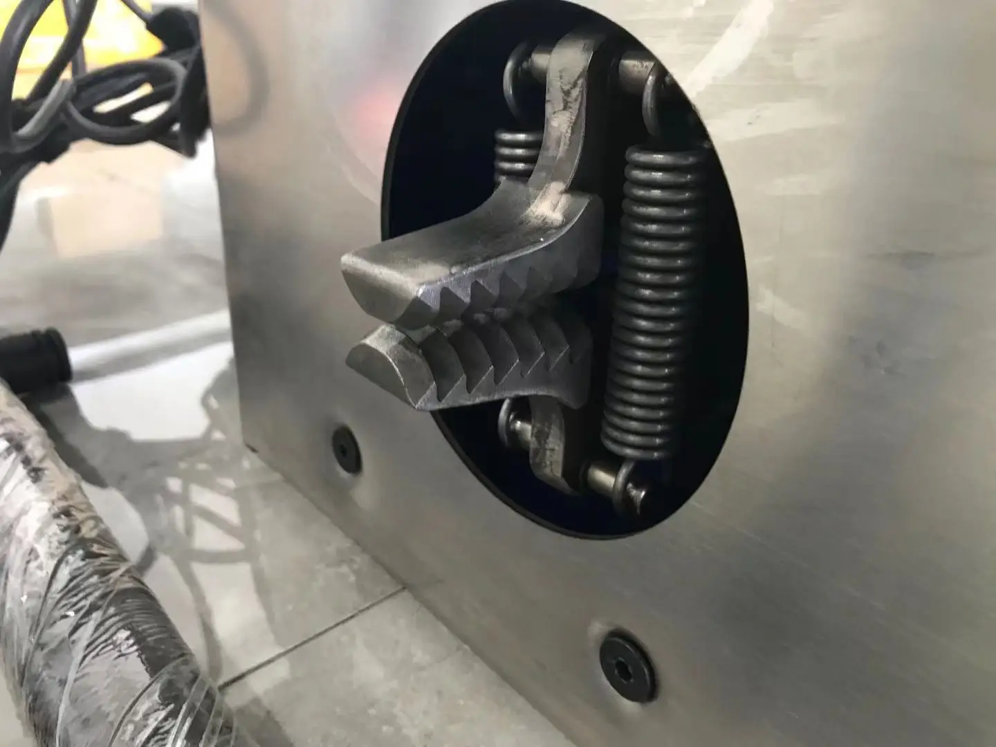 Easy Operation Slat Slag Cleaner for Laser Cutting Machine