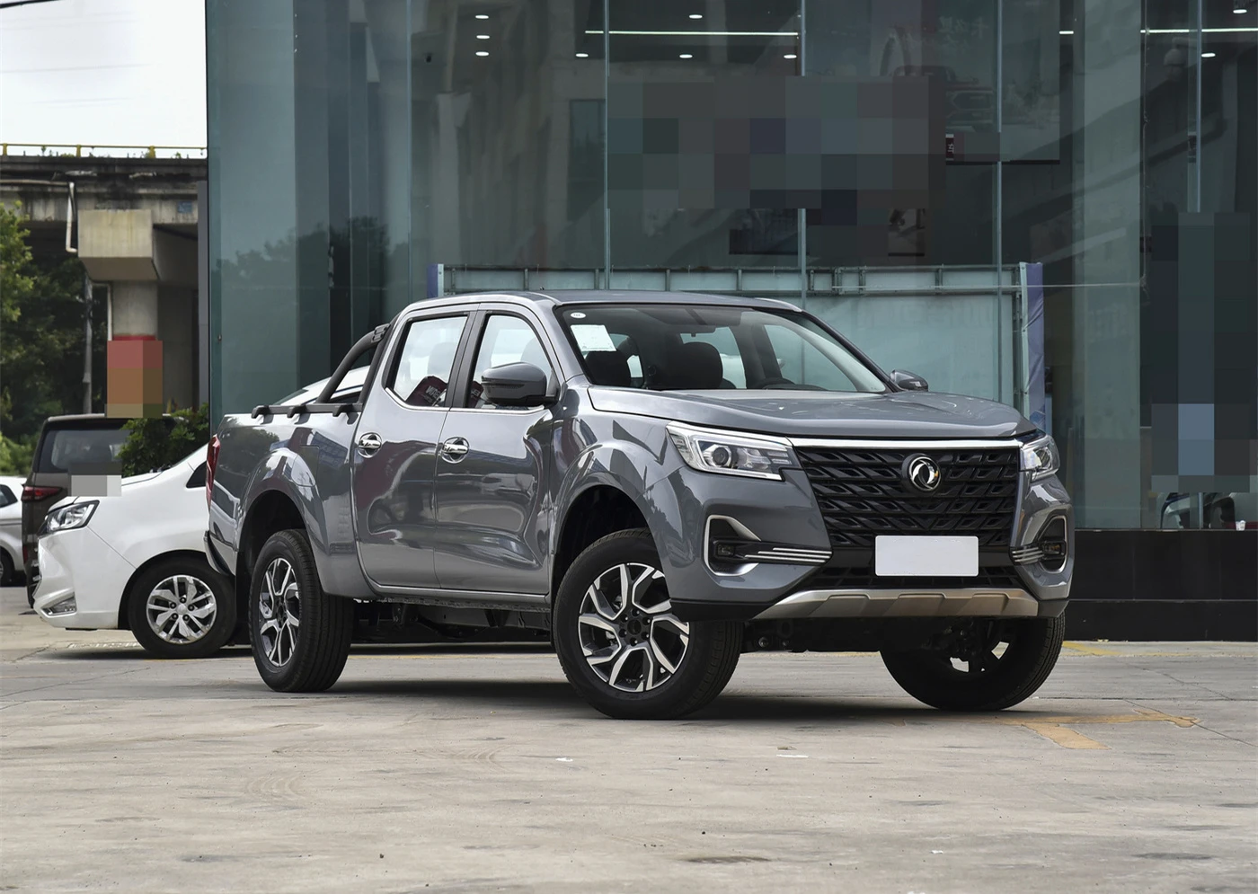 Dongfeng ZNA Rich 7 4WD Diesel Powered Pickup Truck for South America