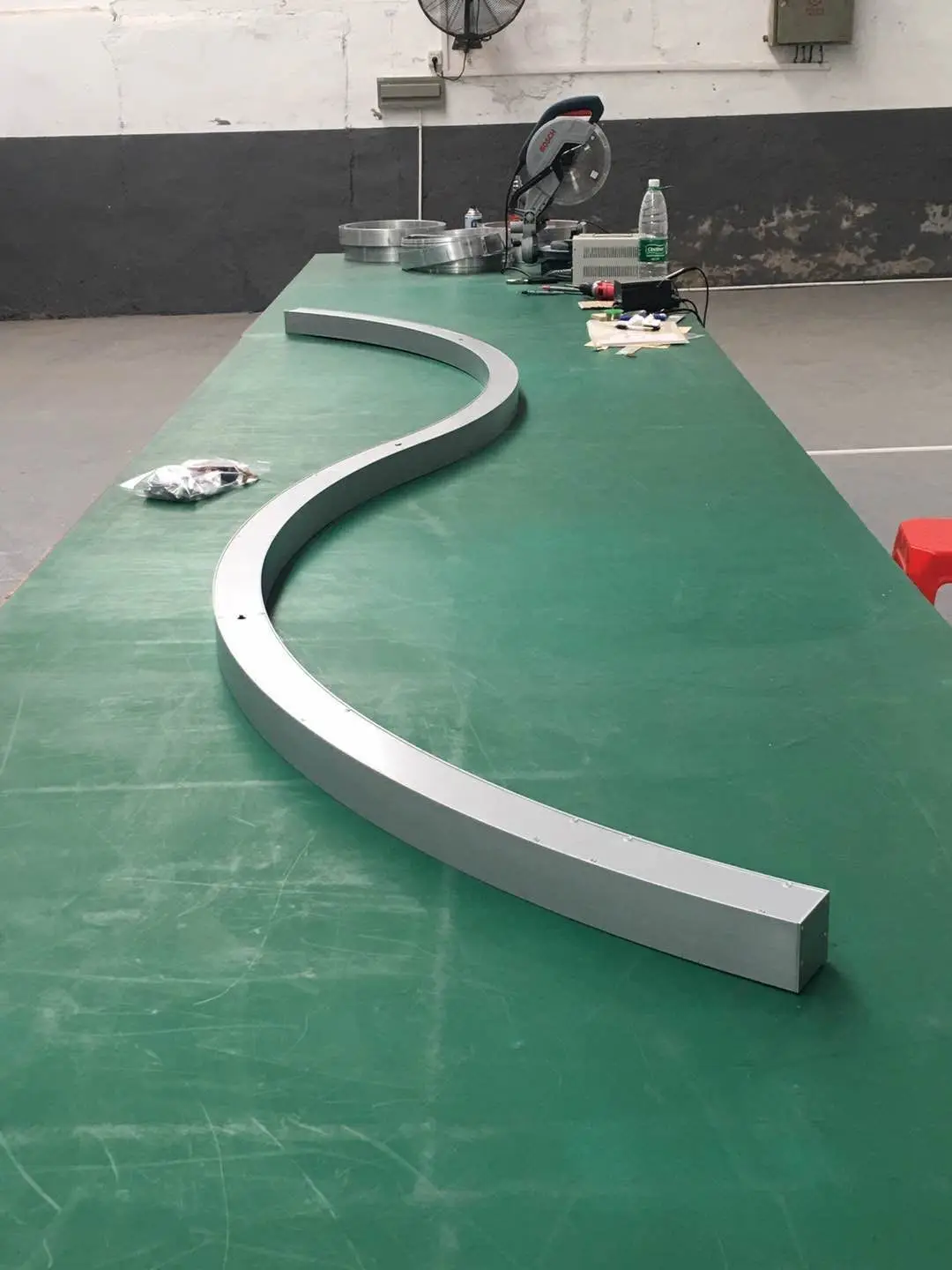 Bespoke Design Curvy Linear LED Hanging Light Connectable Aluminum ...