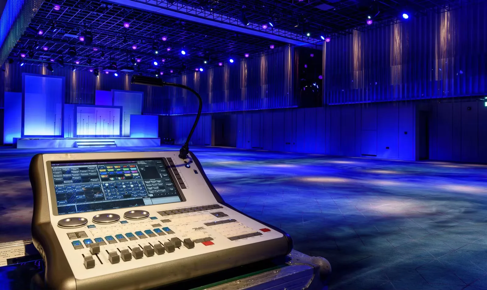 V11.3 V18 Quartz Console Pro Stage Lighting Equipment I5/I7