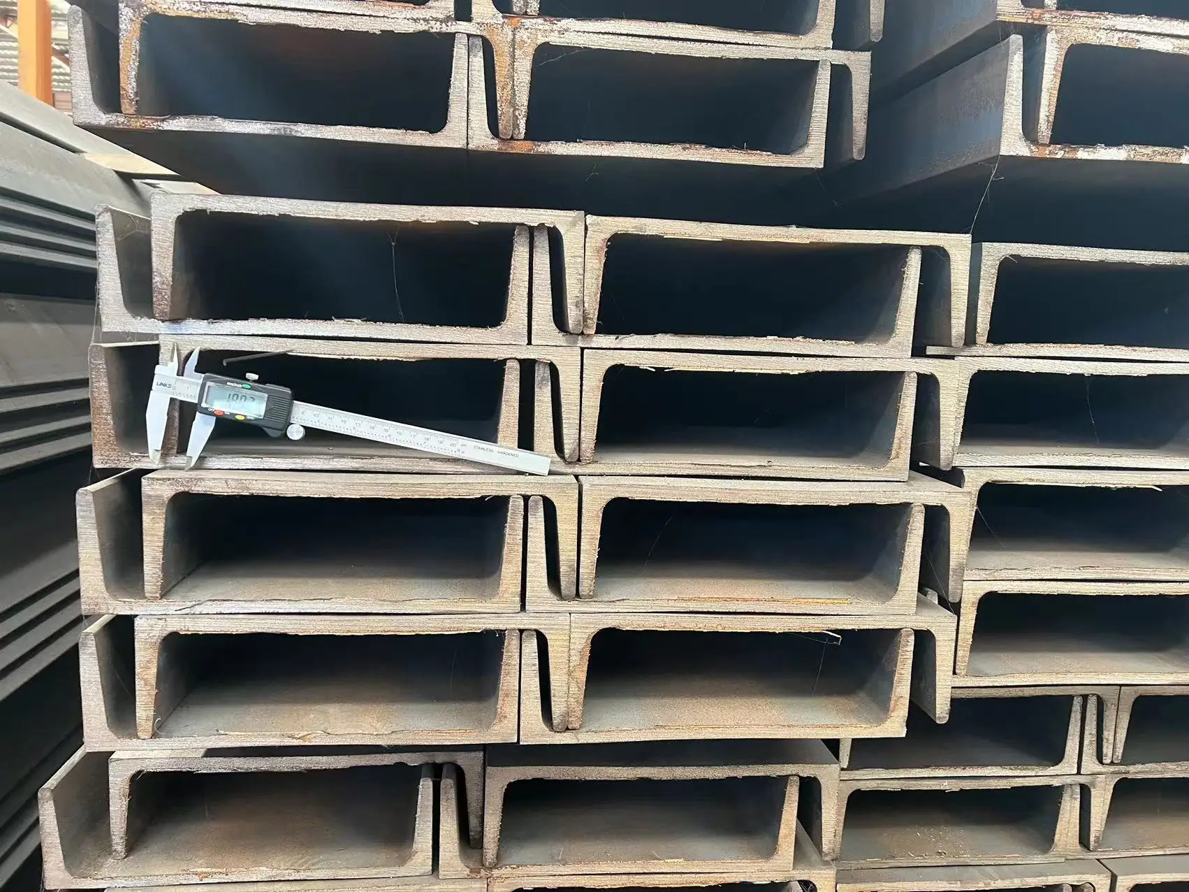 U Type Stainless Steel Beam Hot Rolled Steel Channel Beam Steel Sizes ...