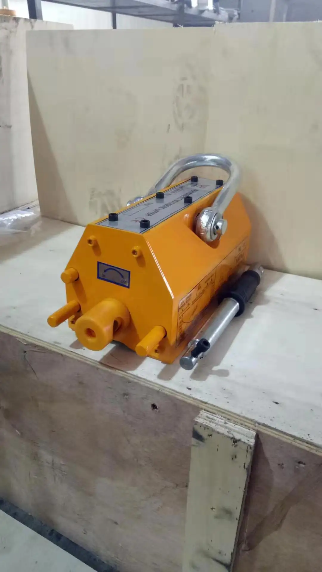 Mini Crane 500kg Manual Handle Lift - Permanent Magnetic Lifter