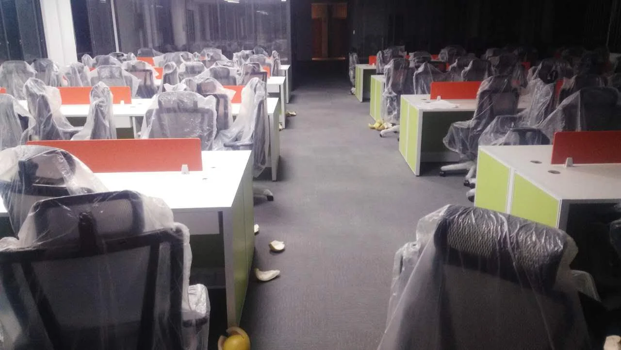 Ergonomic Mesh Chair - Luxury Swivel Desk Chair with Headrest