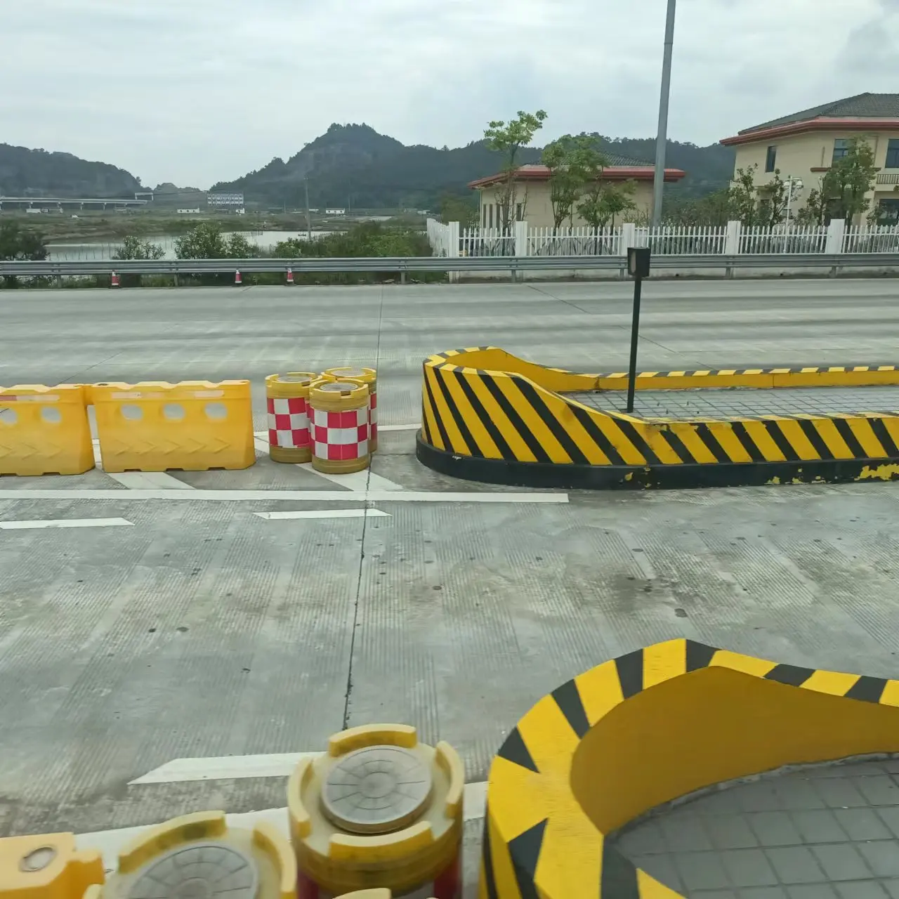 Traffic Barrier - Durable, Anti-Uv Protection Solutions