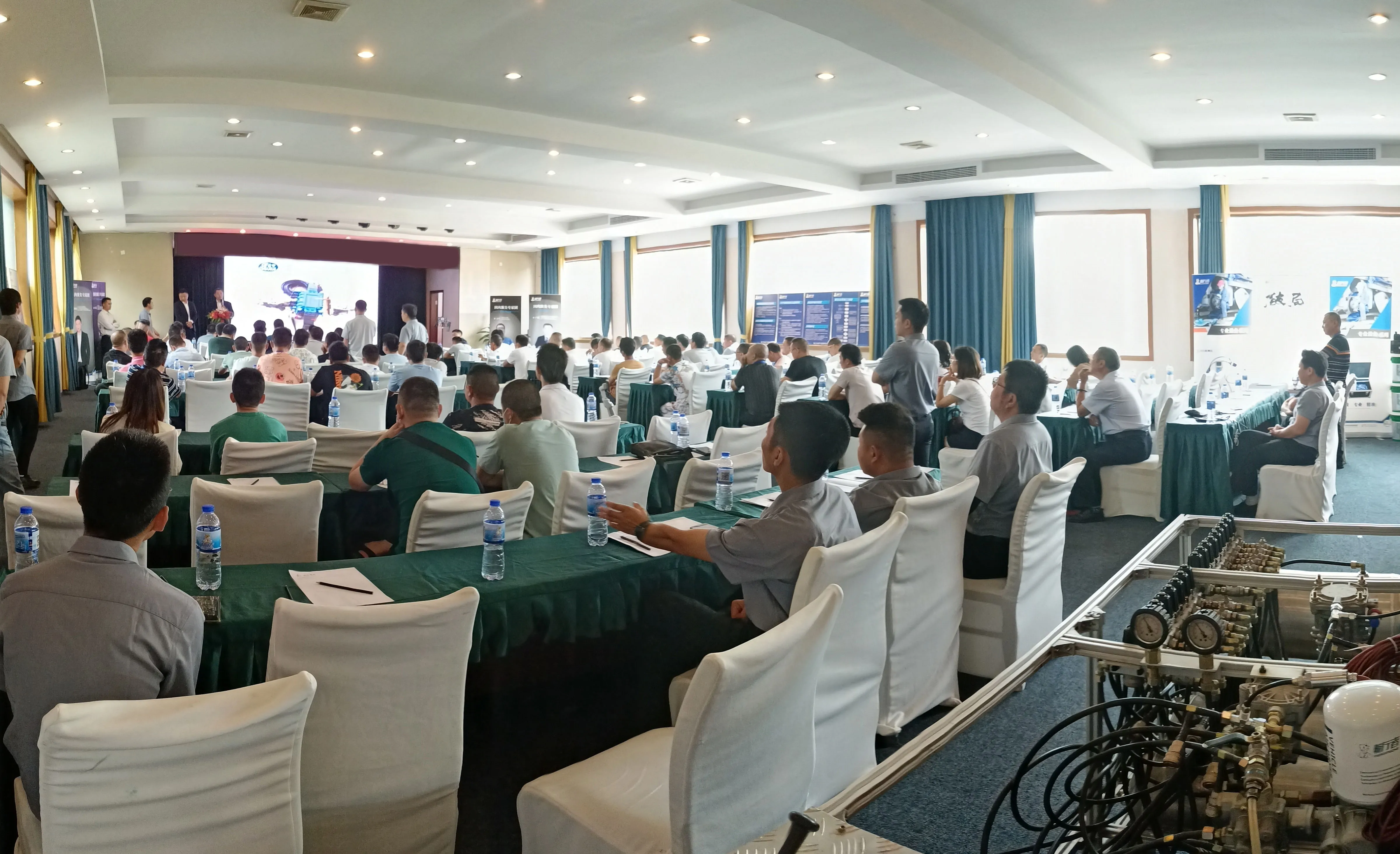 Saic Hongyan Genlyon Truck Cursor 9 Engine Parts Fat5801569151 Water ...