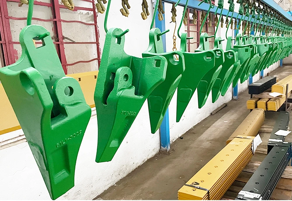 CATERPILLAR Excavator CAT E320 - Durable Bucket Teeth Tips