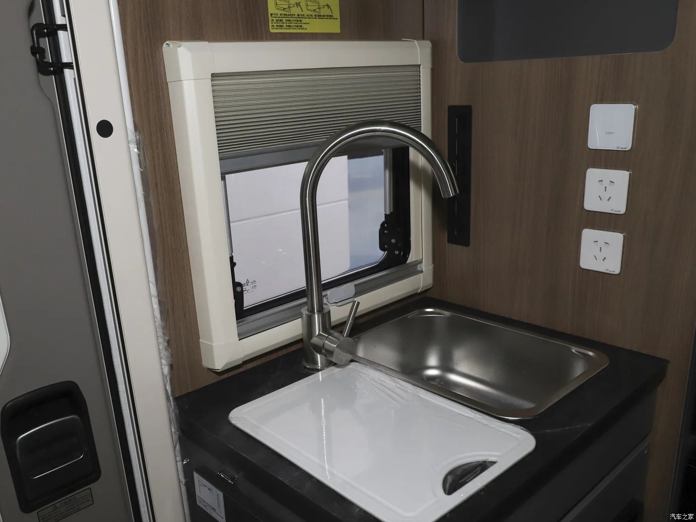 Maxus T90 Explorer Star H Lhd/rhd Caravan Outdoor Luxury Camping ...