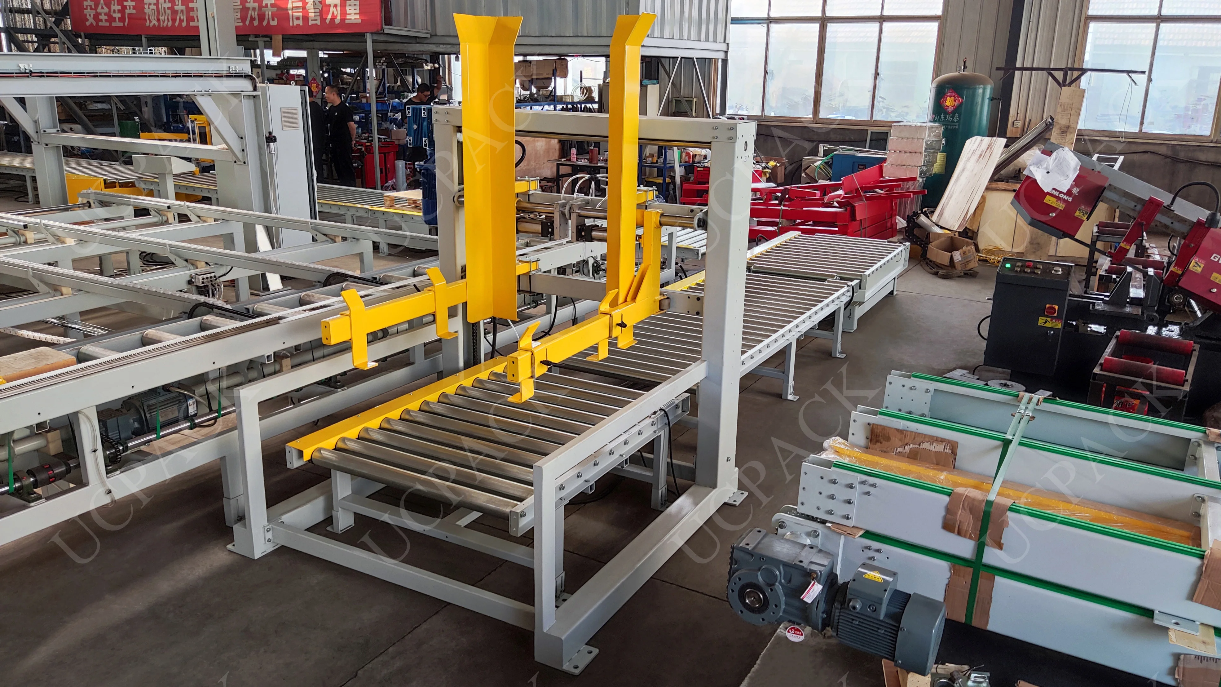 UPD-800 Automatic Inline Pallet Dispenser by UCPACK