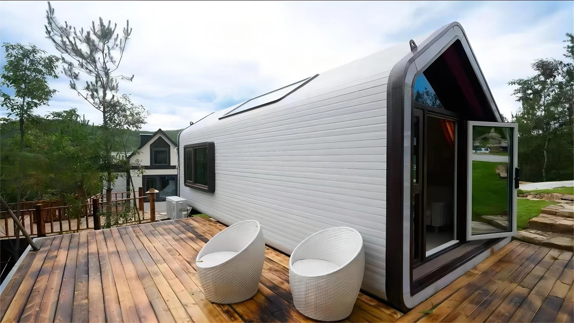 Luxury Container Hotel - Space Capsule House for Travel