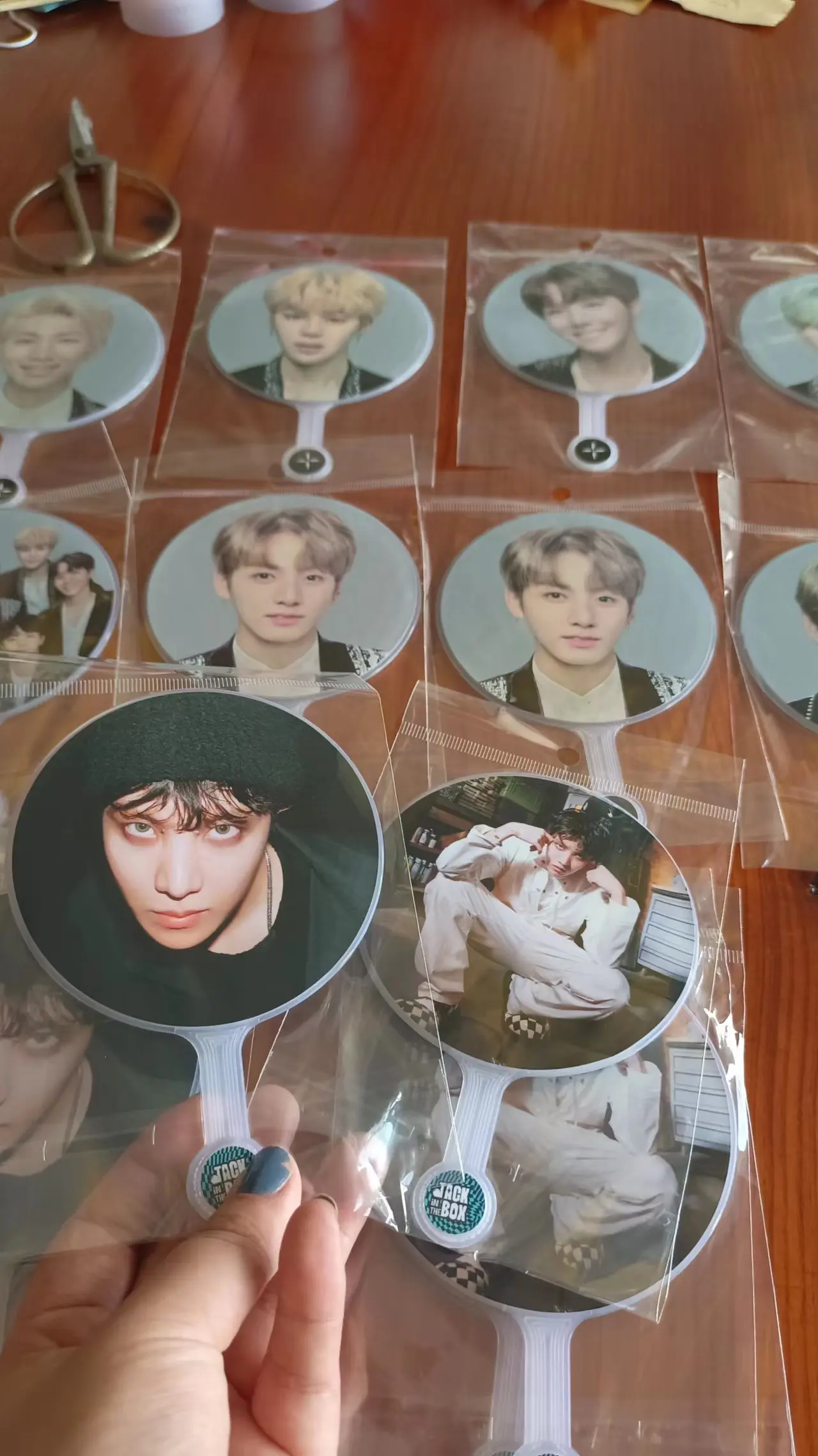 Custom KPOP Clear Picket Hand Fans - Eco-Friendly & Stylish