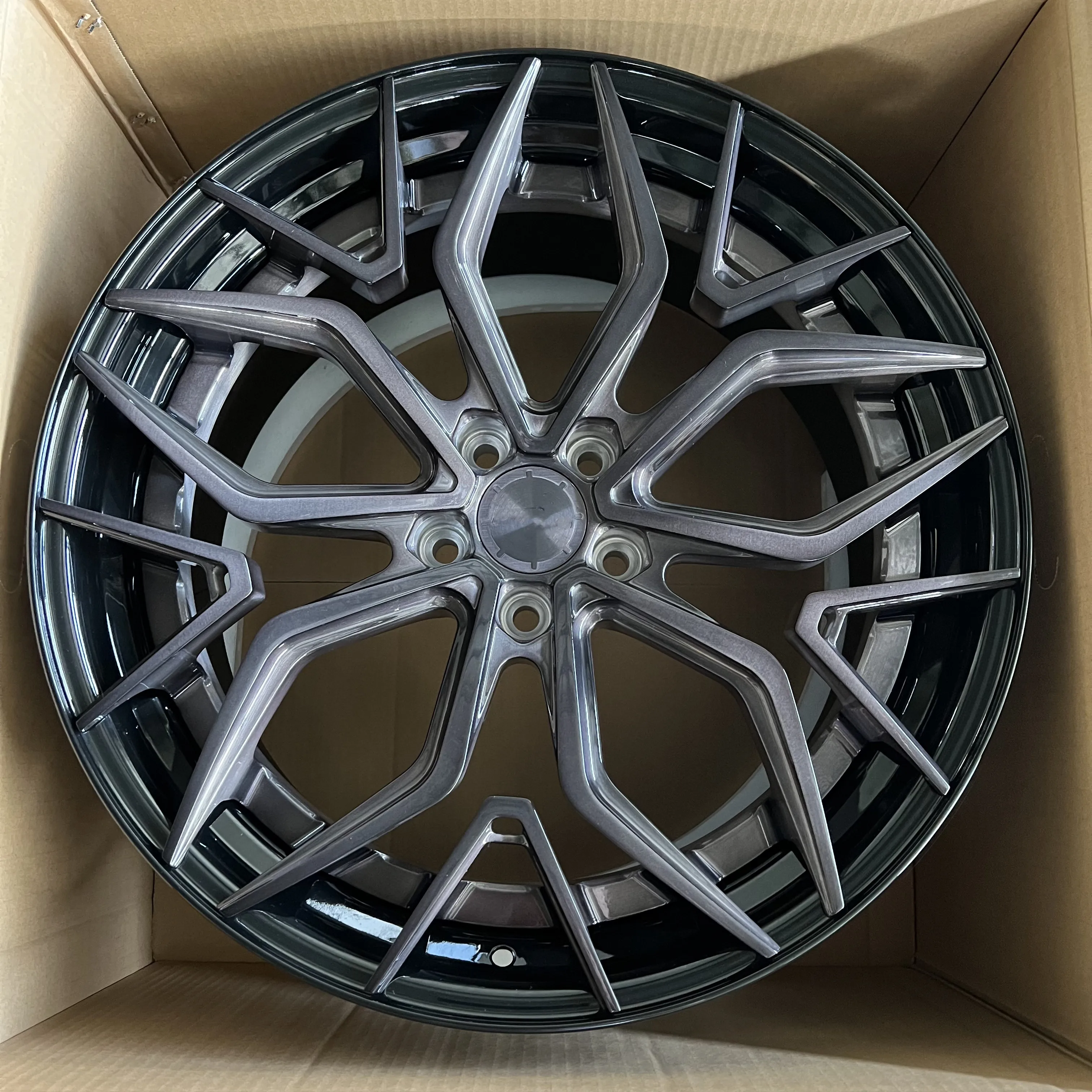 China Bolun Custom 5x114.3 5x120 5x112 Passenger Sports 2 Piece ...