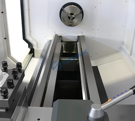 Syntec CNC Controller Double Spindle Lathe Machine CAK6150