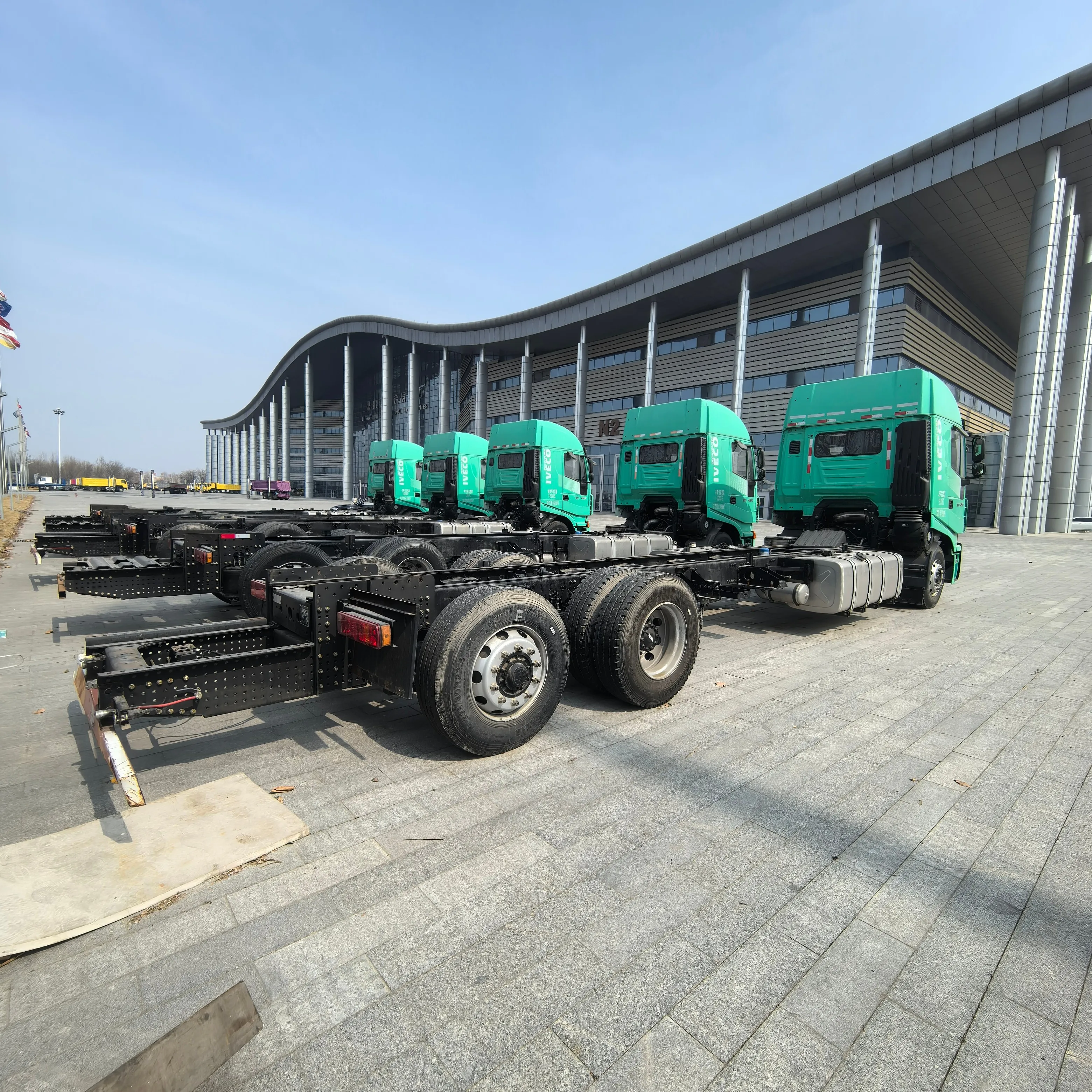 Saic Hongyan GENLVON IVEC0 Heavy Truck New 420HP Pneumatic Suspension ...