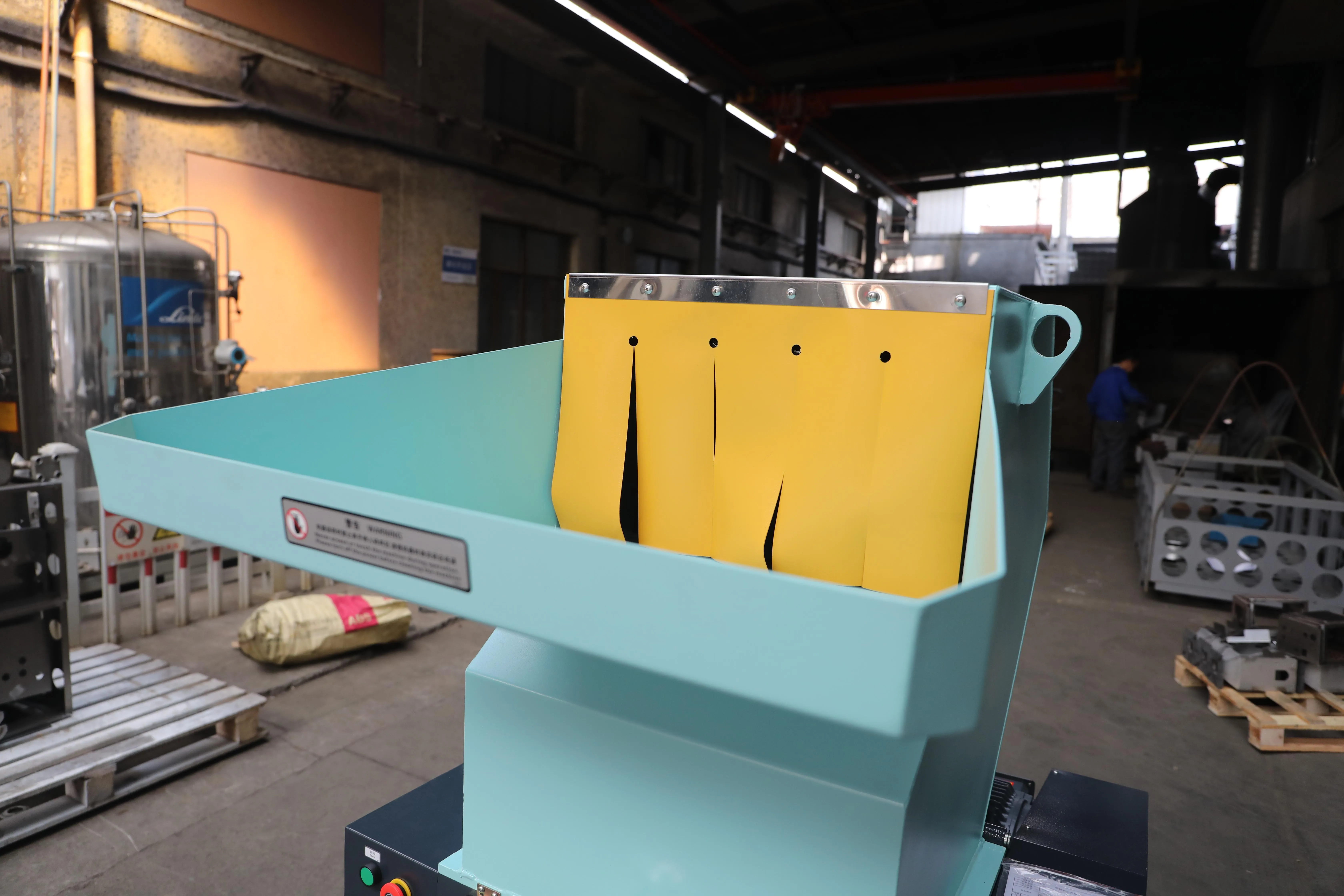 Centralized Powerful Granulators Flat Cutter Saddle For Industrial ...