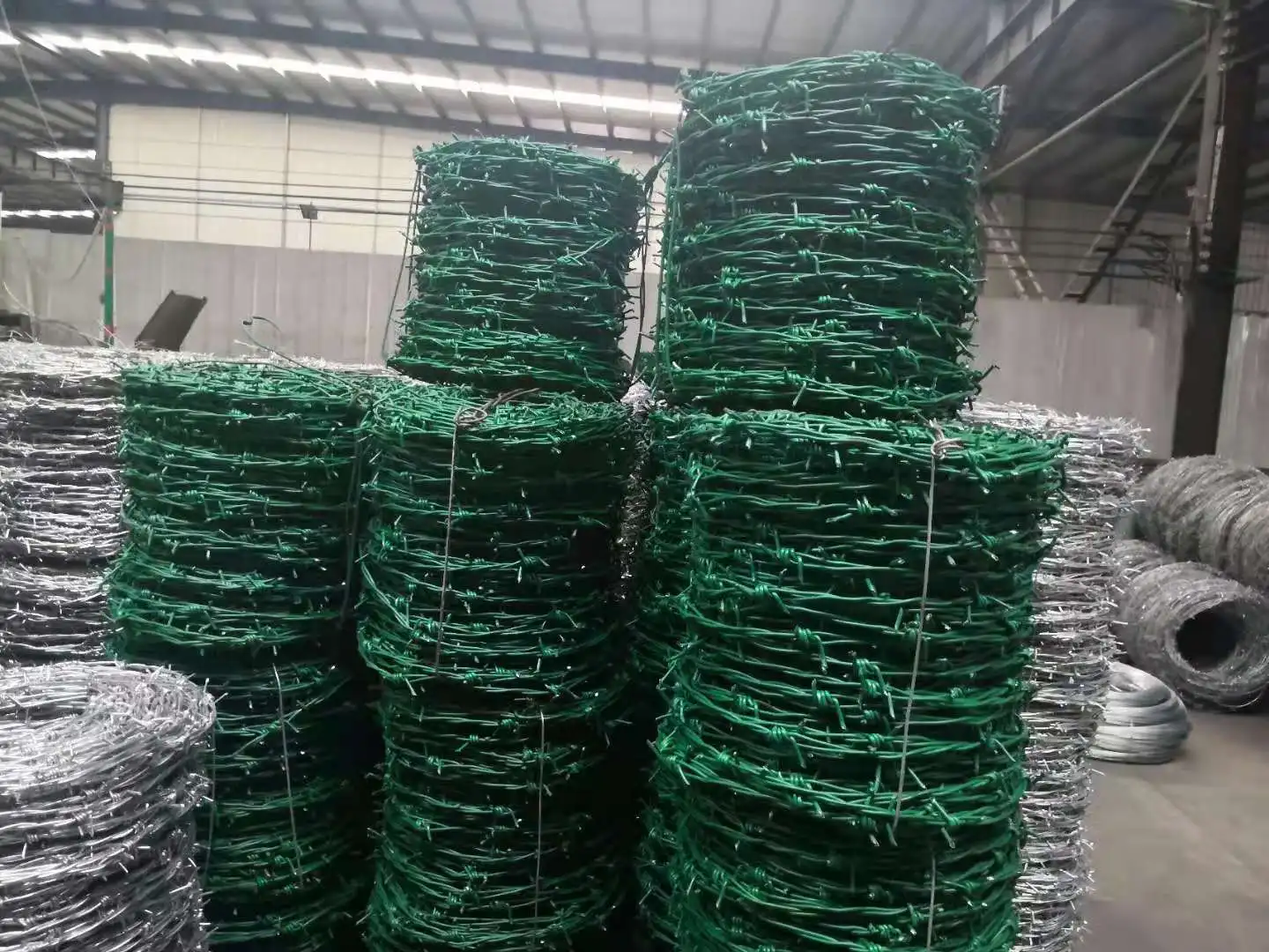 Galvanized Traditional Twist Security Wall Prison Anti-theft Barbed ...