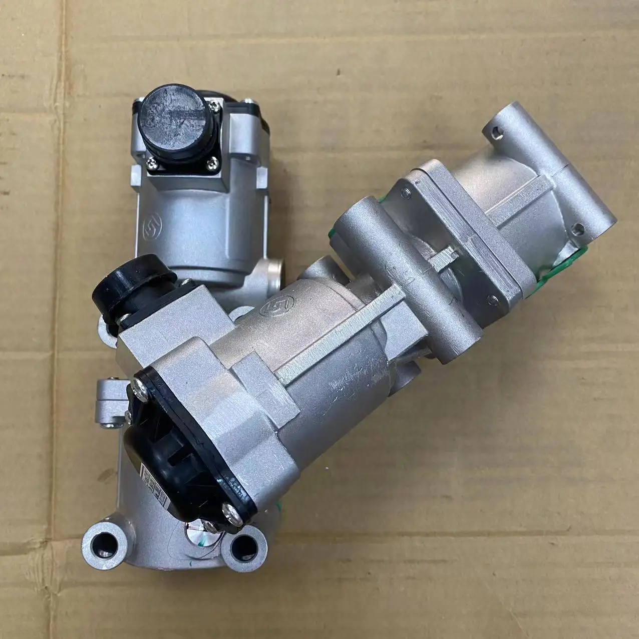 Sinotruk Howo Shacman Truck Spare Parts - Fast Gearbox Hydraulic ...