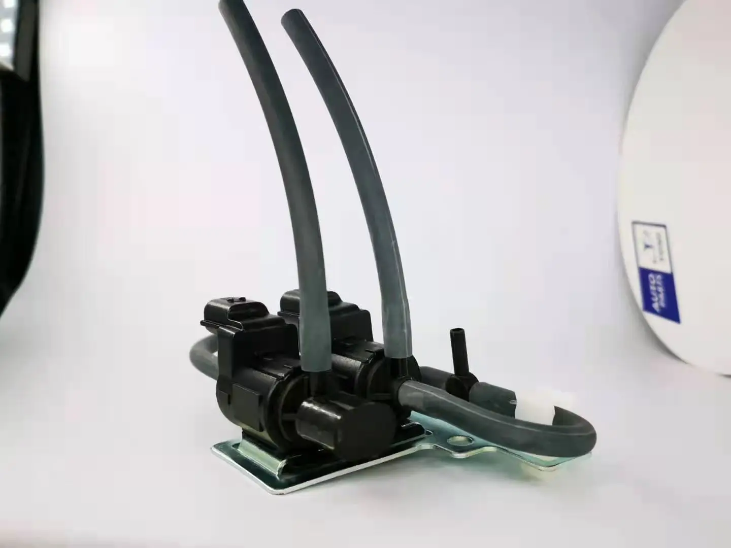 用于三菱L200帕杰罗运动的飞轮离合器控制电磁阀8657A065| Alibaba.com