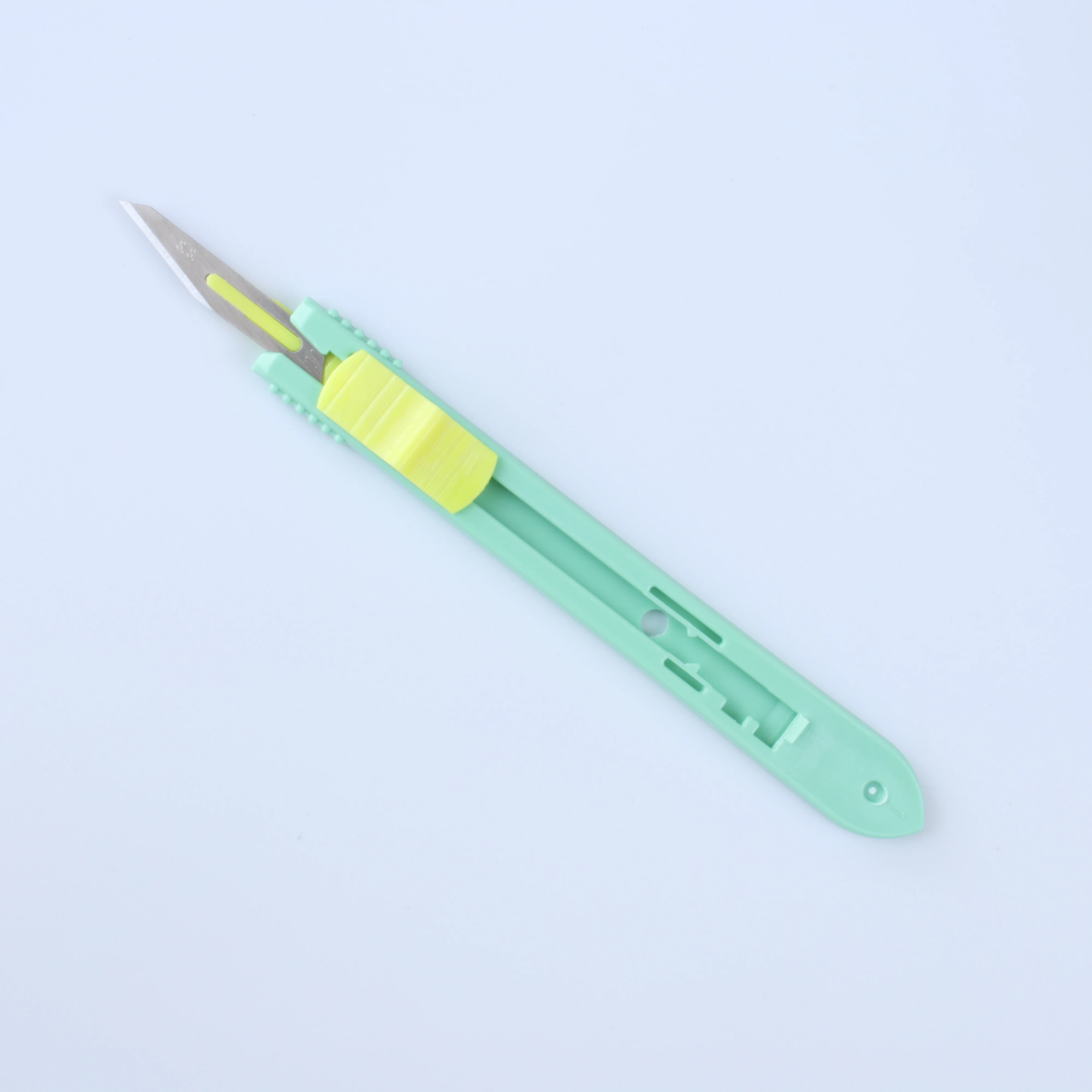 Disposable Sterile Surgical Scalpel Carbon Steel Blade With Plastic ...