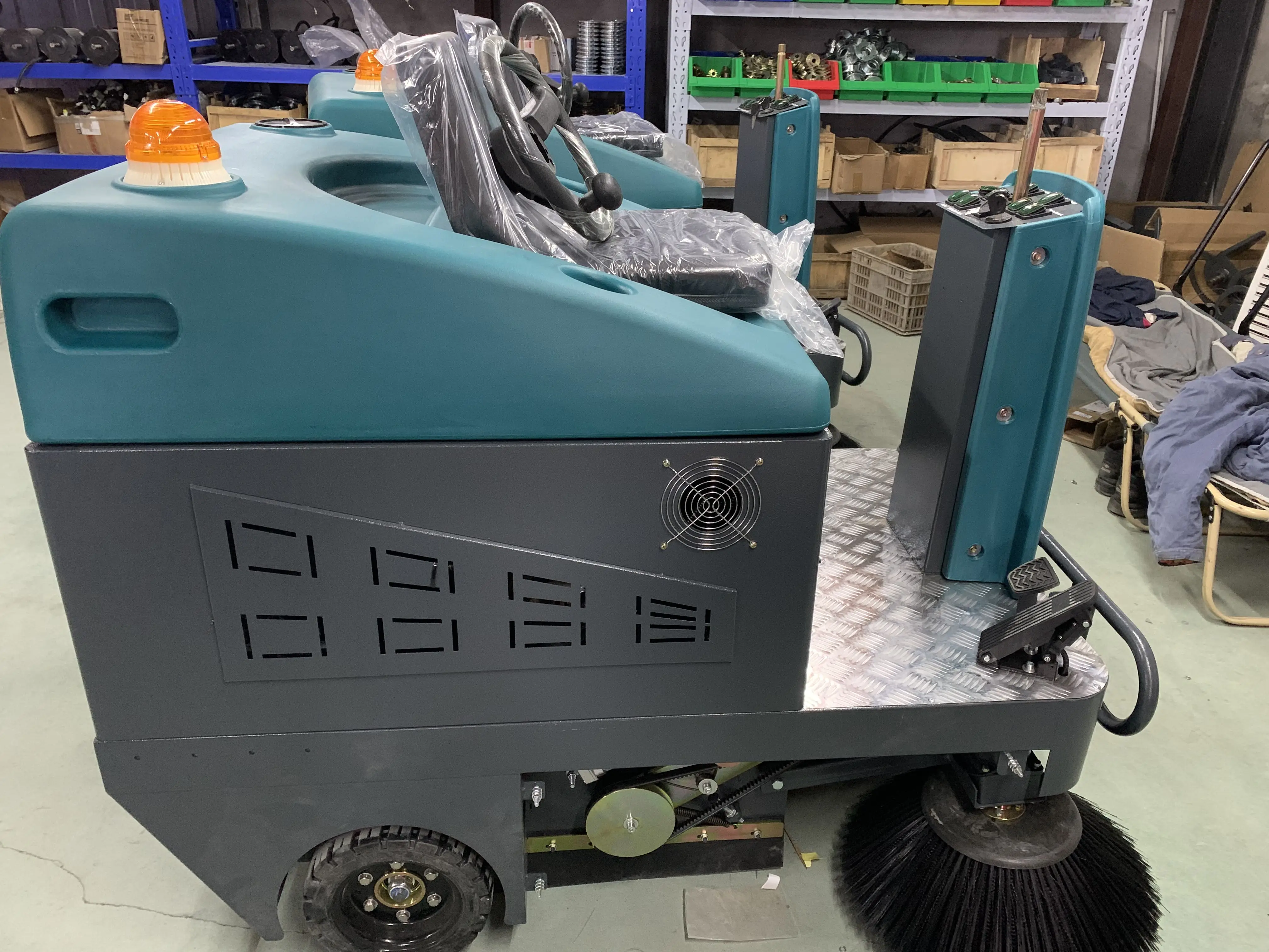 Driving Cordless Commercial Industrial Electric Power Floor Road Street ...