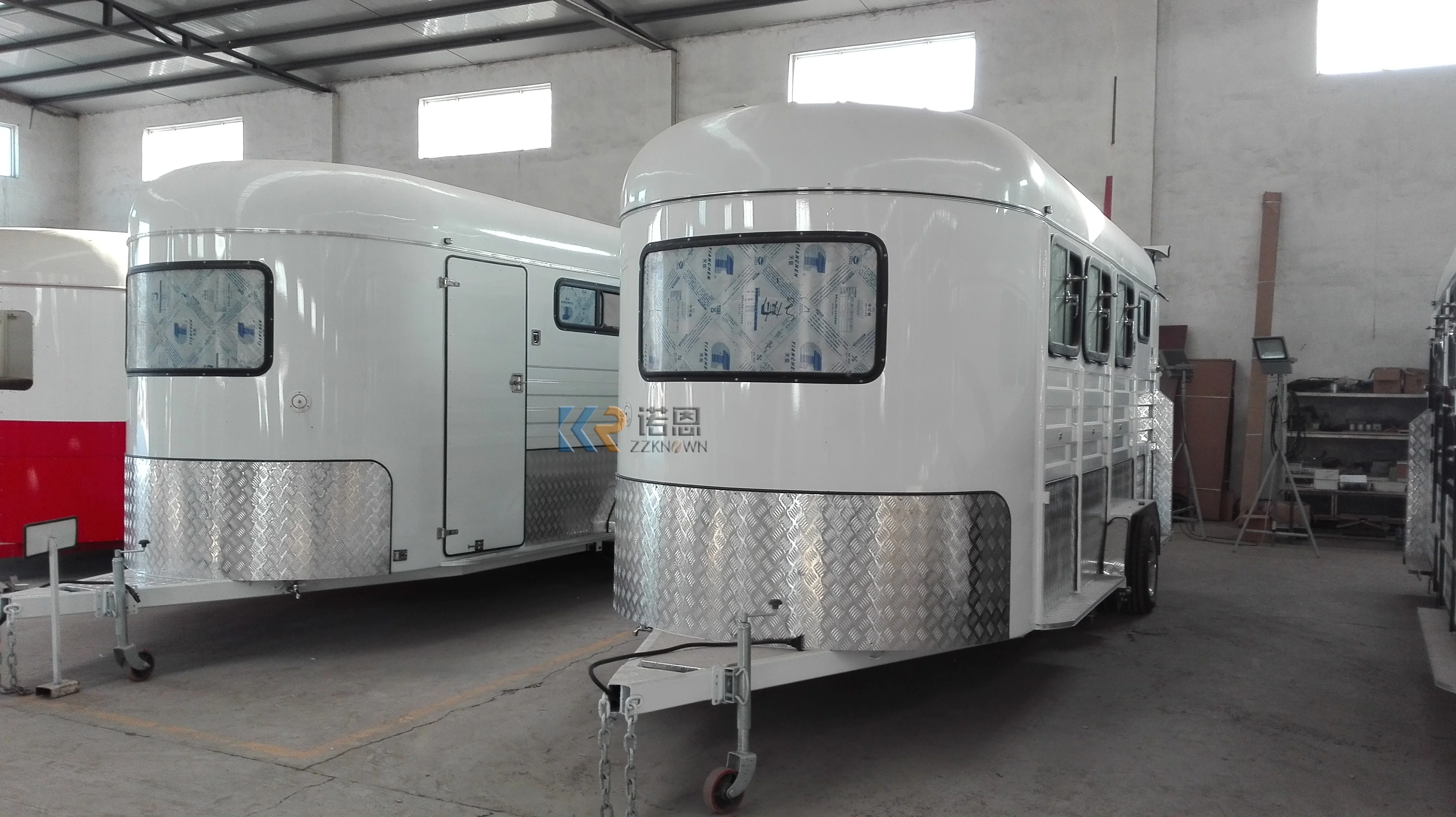 Deluxe 2hal Horse Trailer Mobile Horse Floating Camper Trailer With ...