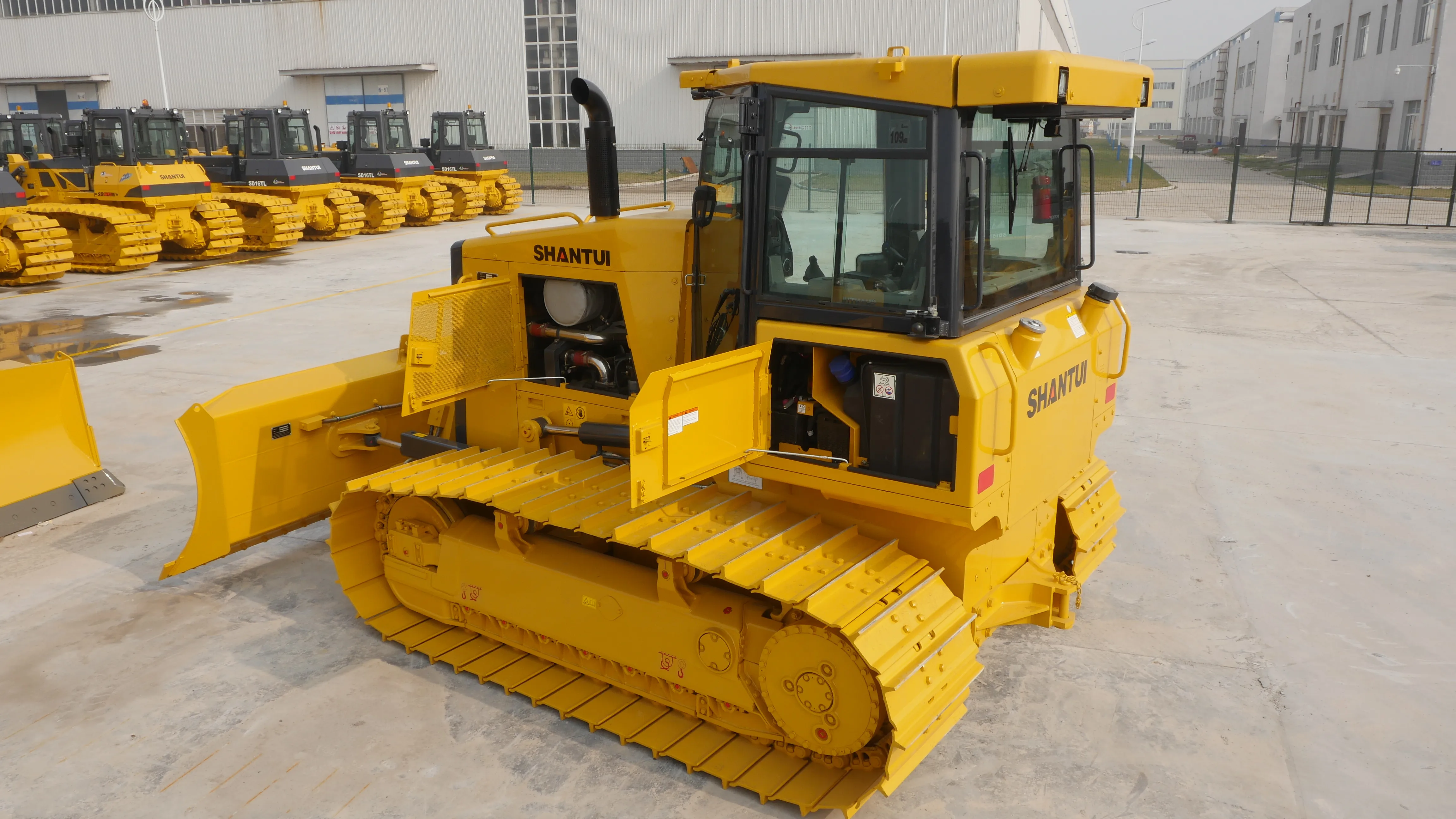 Best Quality Shantui 130hp 13.7 Ton Crawler Dozer Full Hydraulic ...