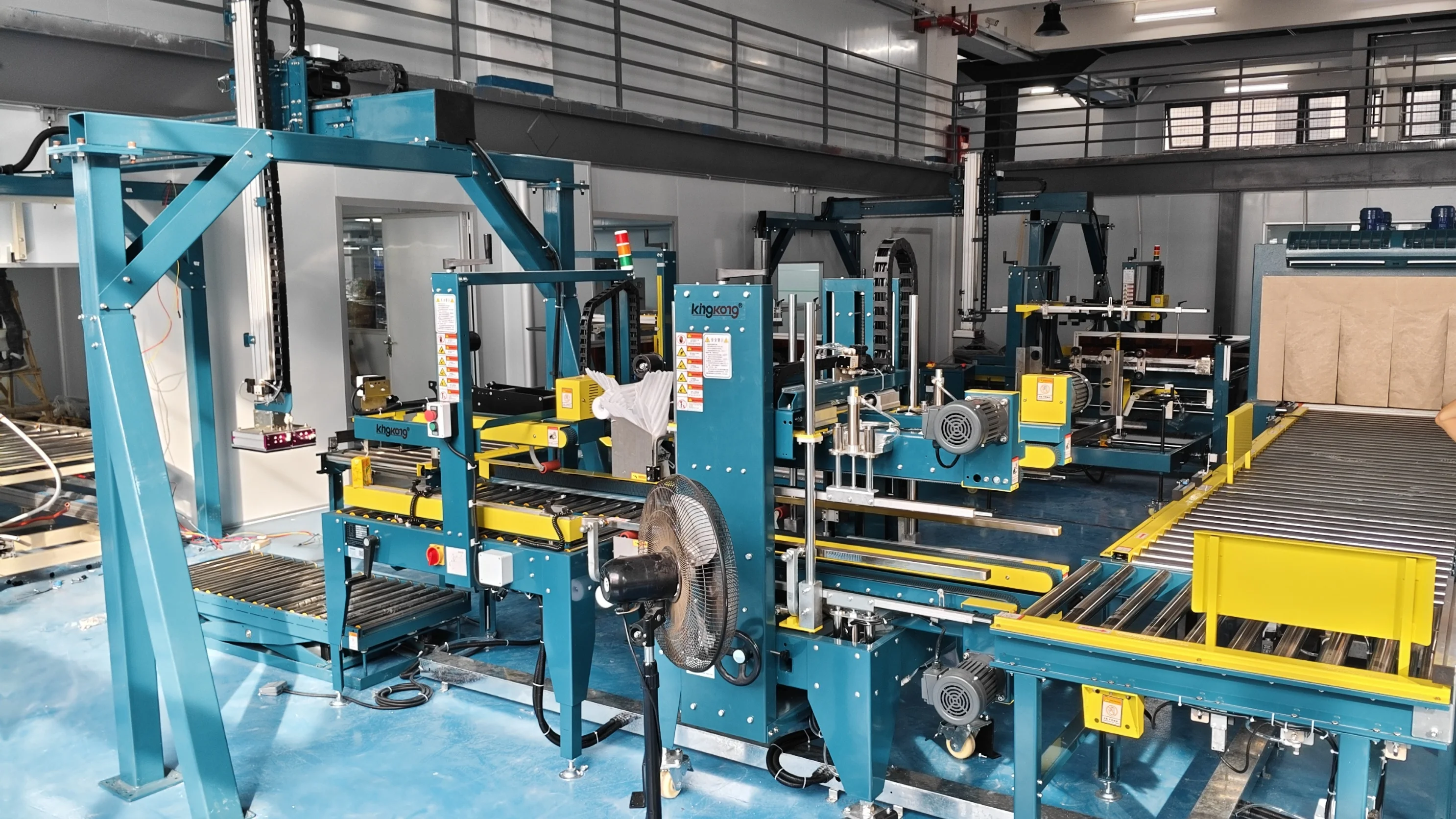 Hot and Cold Water Electronic Dispenser with Built-in Plastic Housing ...