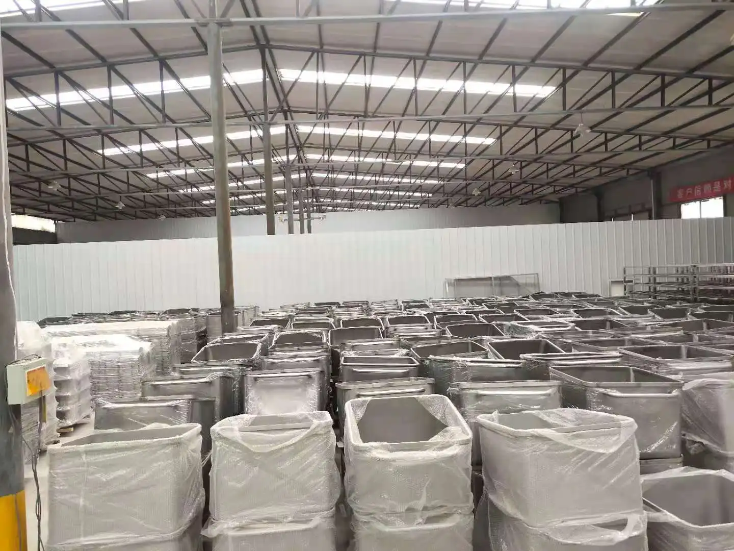 Sus304 Euro Bin For Slaughter Line Hopper Cart For Meat Sausage ...