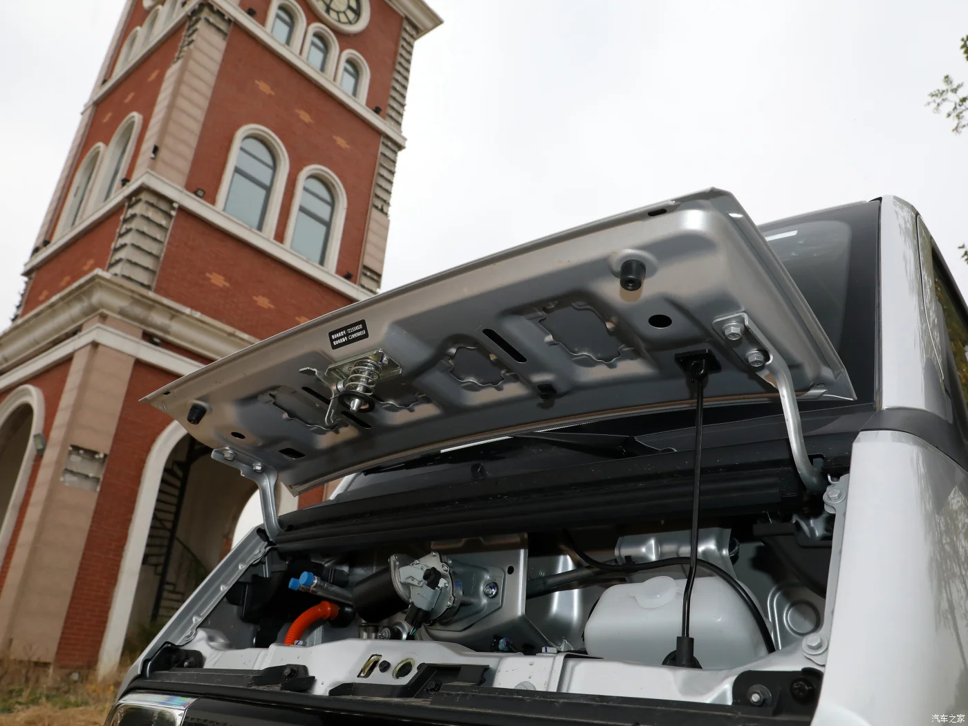 Wuling E10 EV - Efficient Electric Pickup for Delivery