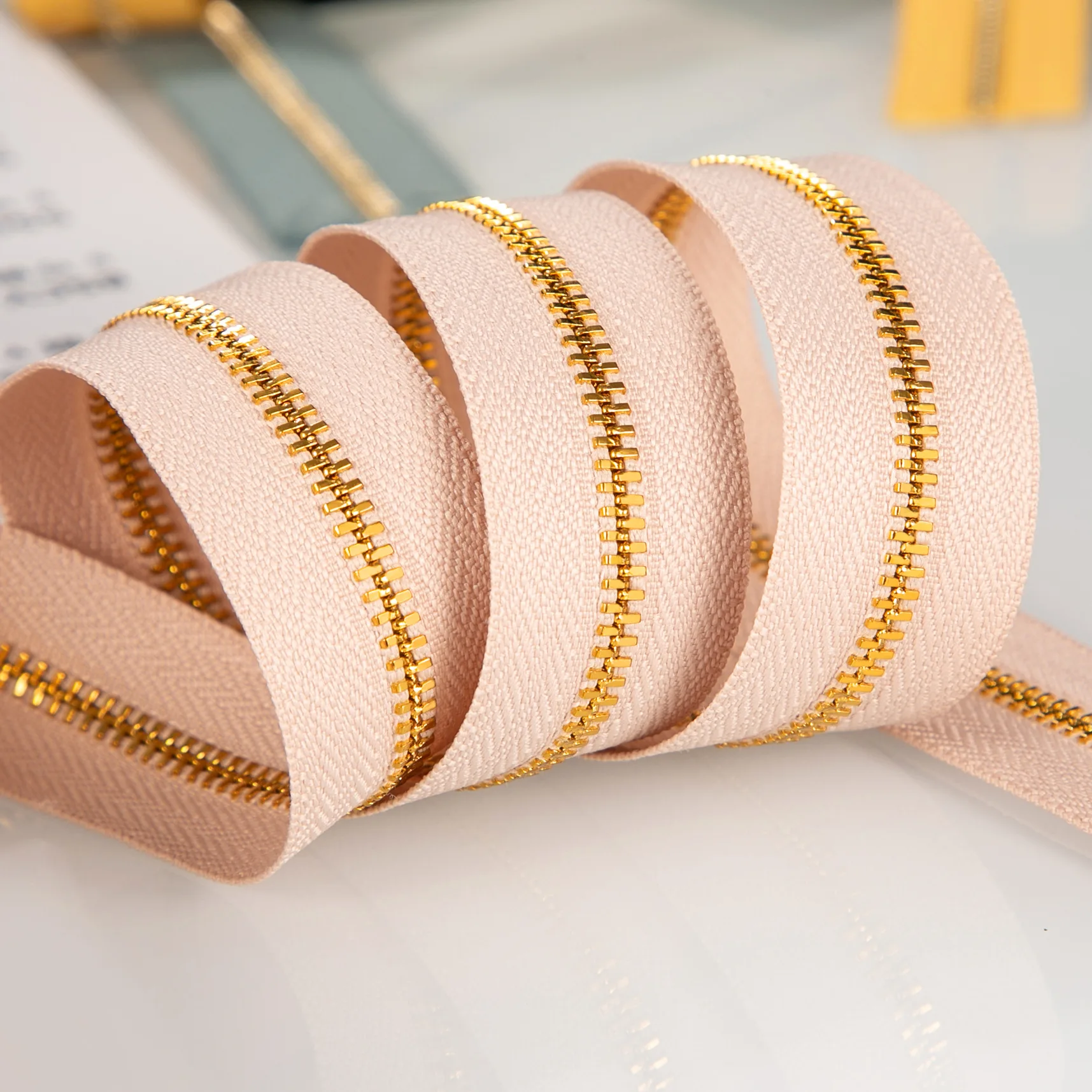 Long Chain Zipper Gold Brass Color Teeth 3# Metal Zippers Roll - Buy ...