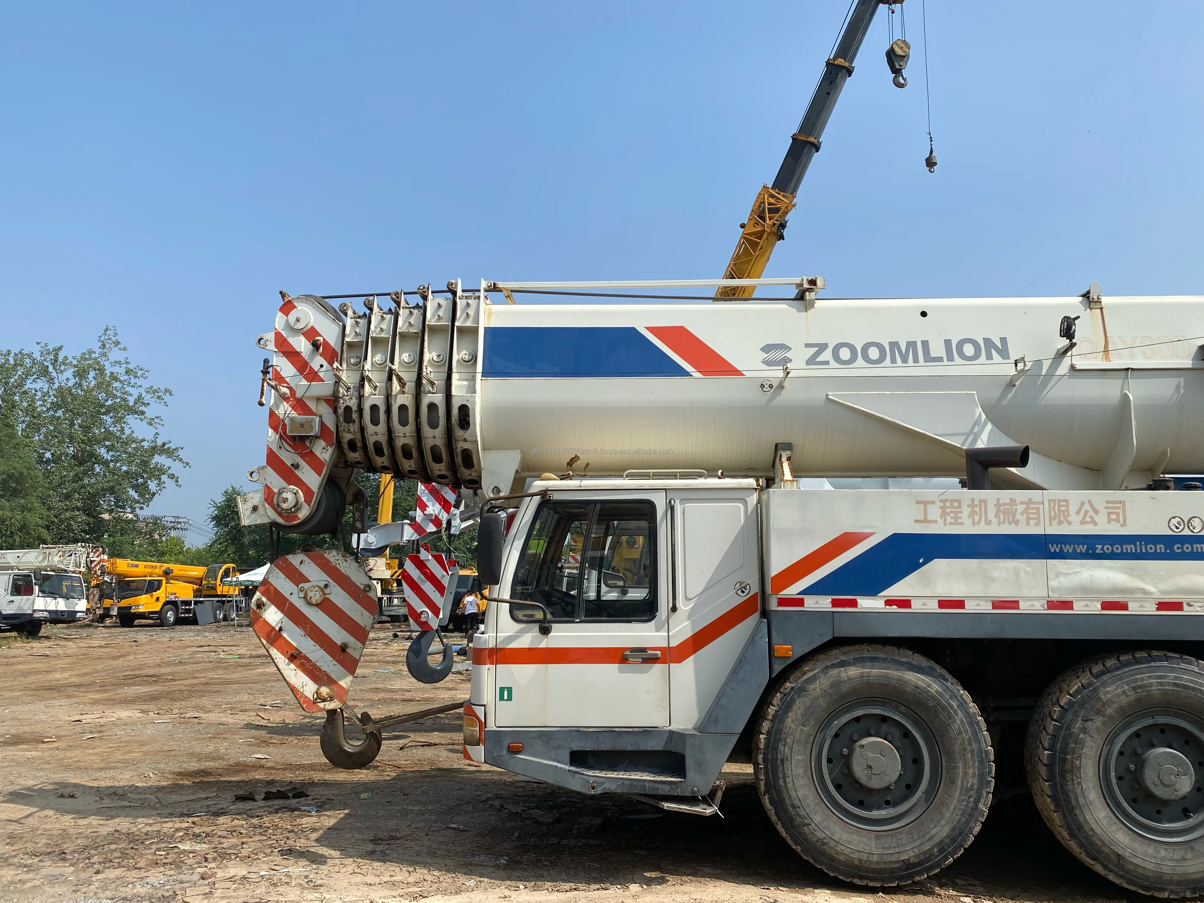 Used Zoomlion Truck Crane 220 Ton Truck Crane Qy220v Big Truck Crane ...