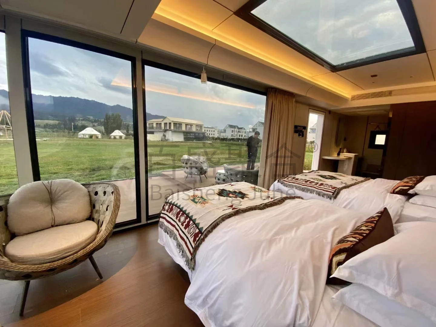 Luxury Eco Prefab Outdoor Space Capsule Home 2 Bedrooms With Kitchen ...