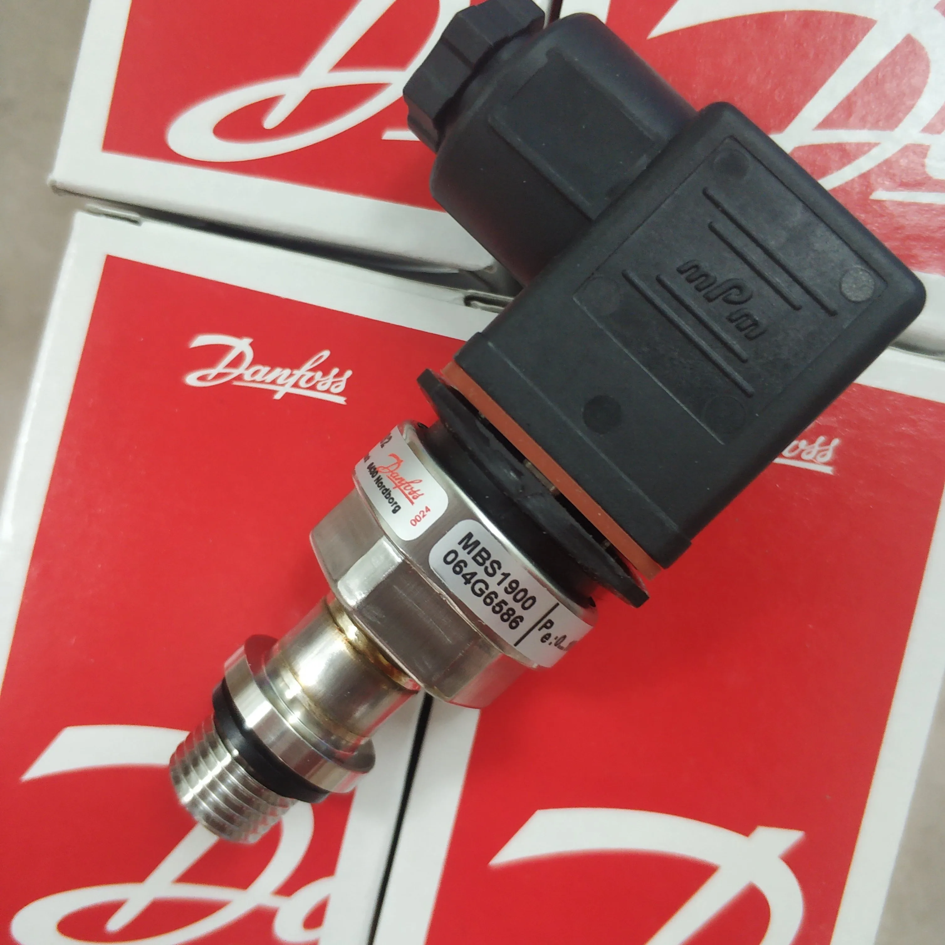 Danfoss Pressure Transmitter Mbs 1900 0-10bar,0-145.04 Psi 064g6586 ...
