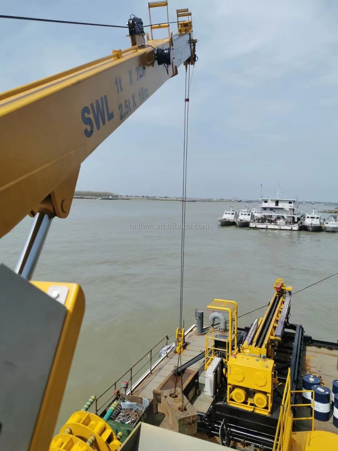 High Quality Telescopic Boom Barge Crane Cargo Loading and Unloading ...