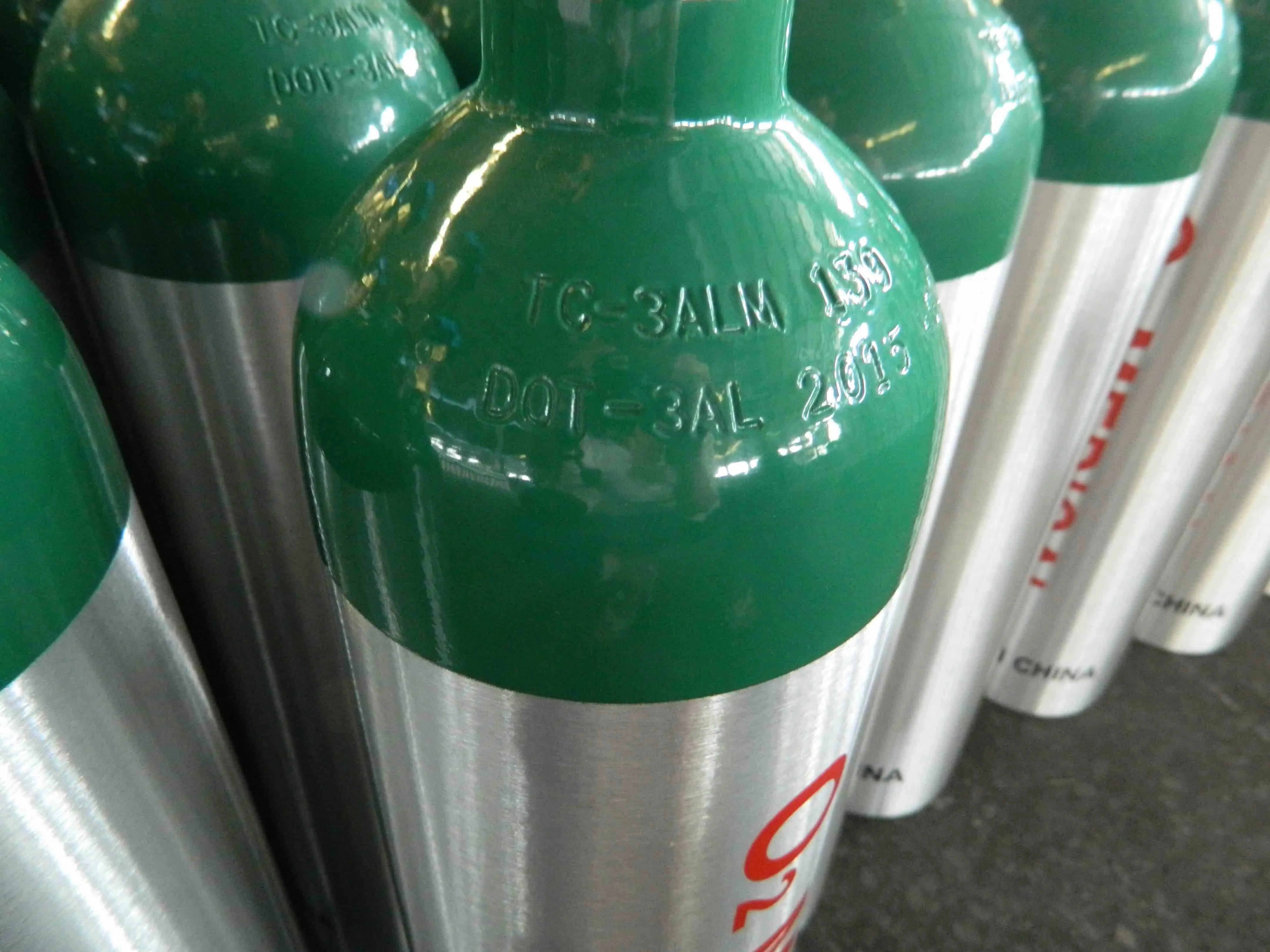 DOT/TC Approved Medical Oxygen Cylinders for U.S.A & Canada