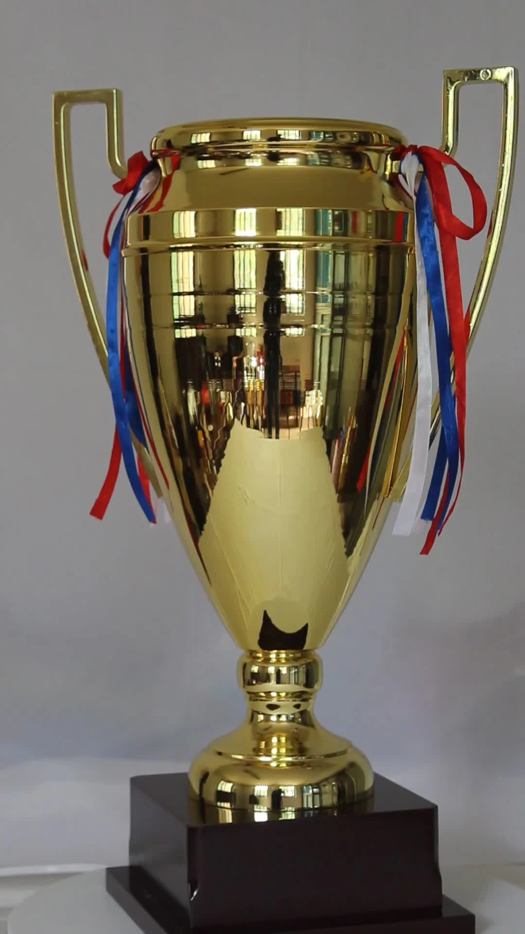 Custom Large Size Wooden Base Stereo Cup Ear Metal Trophy