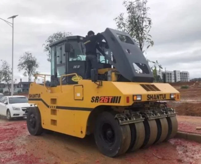 Sr30T 30Ton Rubber Tyre Roller Compactor Road Roller for Asphalt Road ...