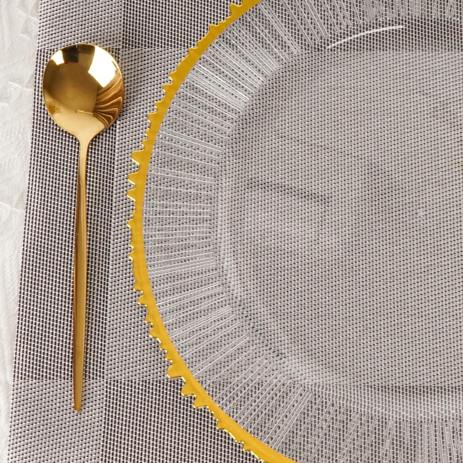 Minimalist Plastic Clear Gold Lines Rim Texture Charger Plate Wedding ...