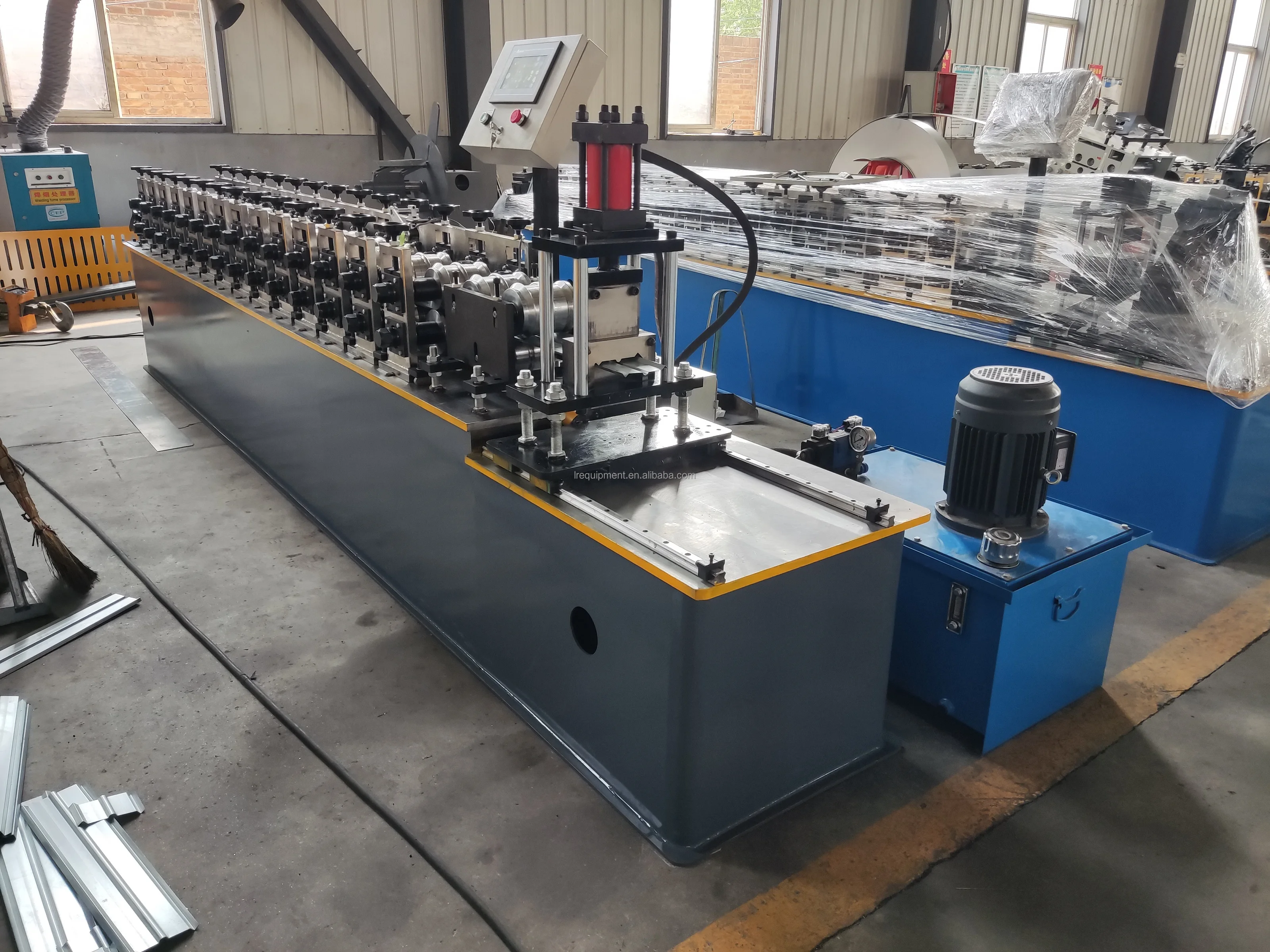 Aluminium Door Slat Rolling Shutter Garage Roller Shutter Door Rail ...