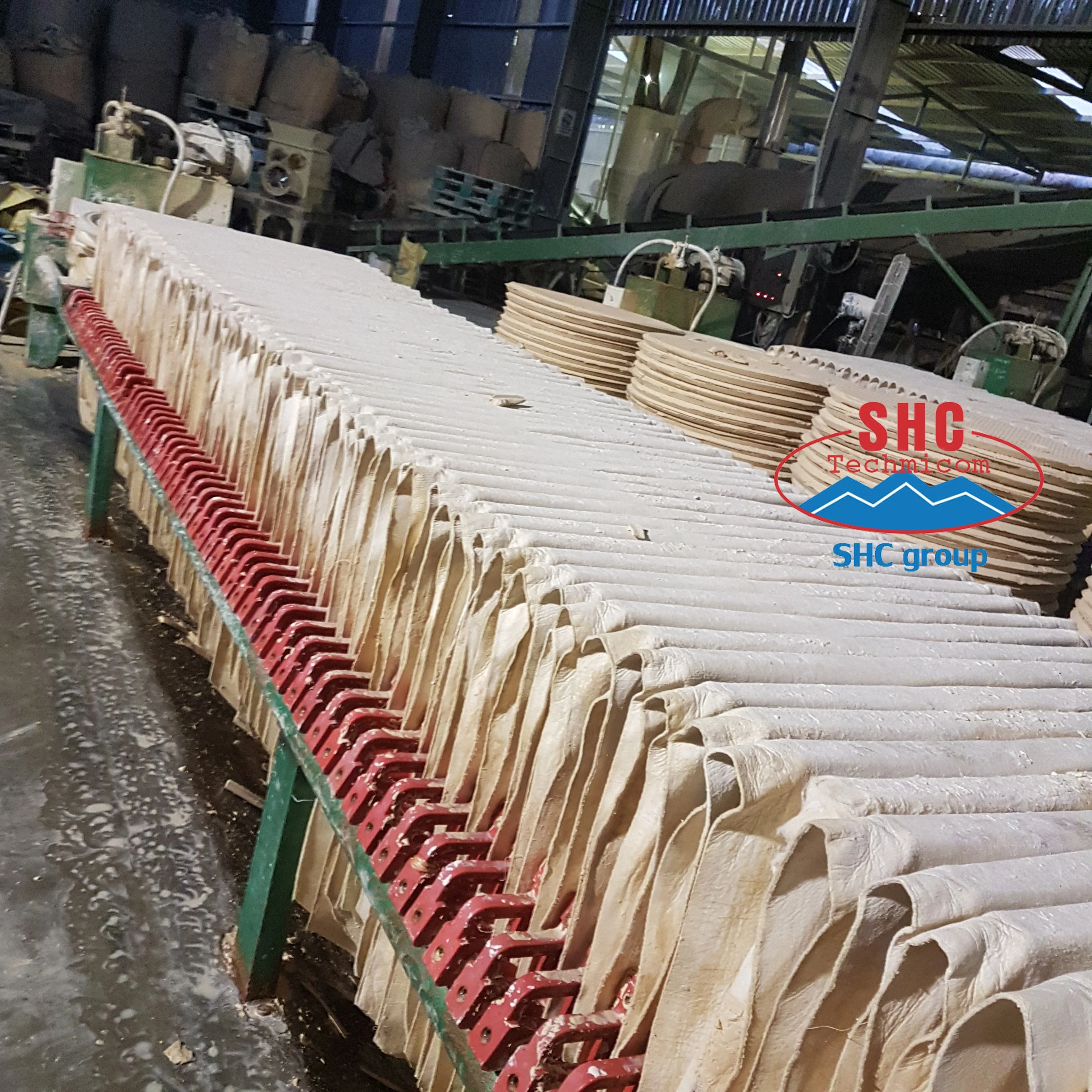 Alibaba.com: Vietnam Exported Felspat Noodles, Kaolin, Low Moisture Raw ...