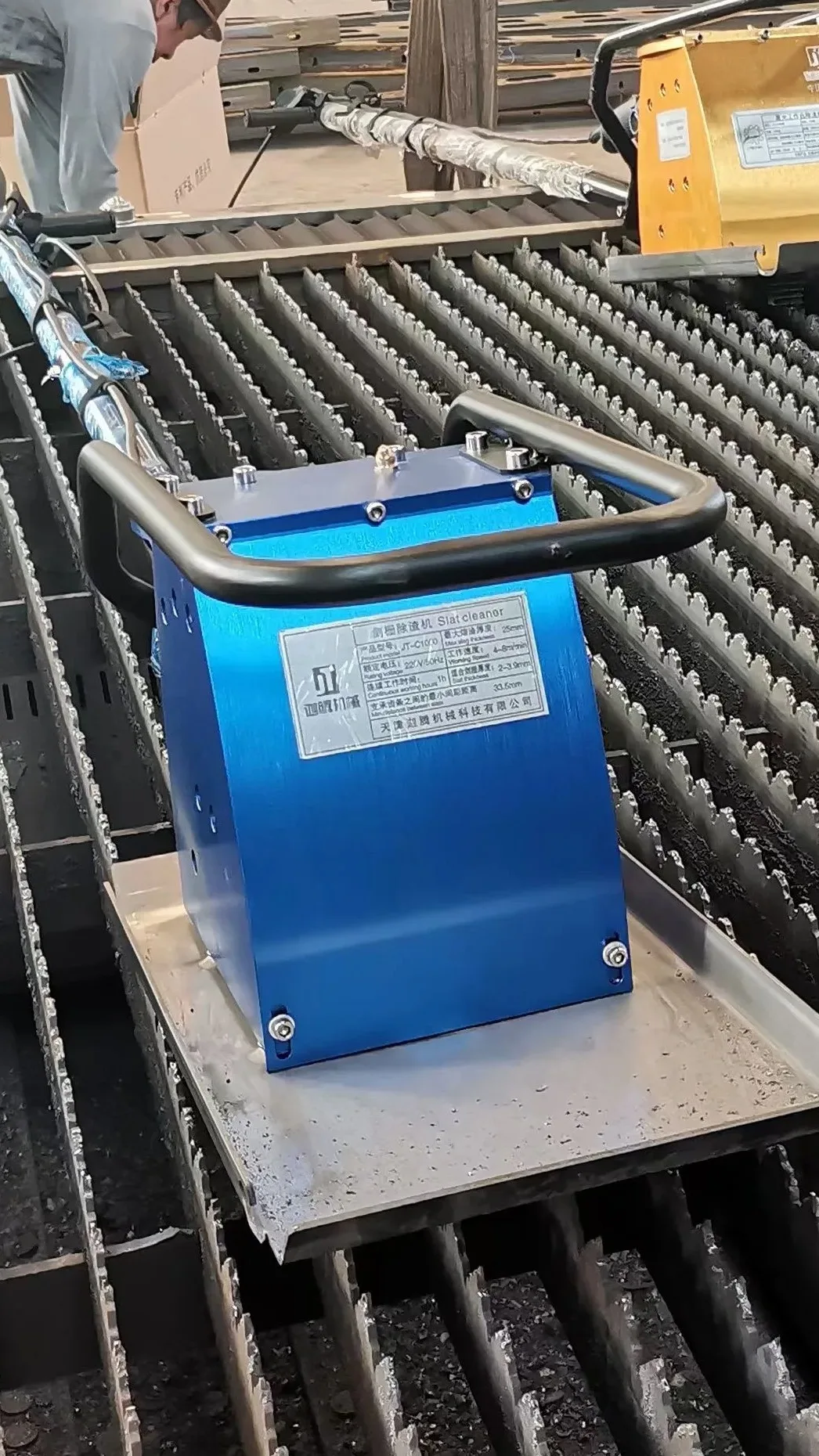 Easy Operation Slat Slag Remover Laser Cutting Machine Table Slat Slag ...