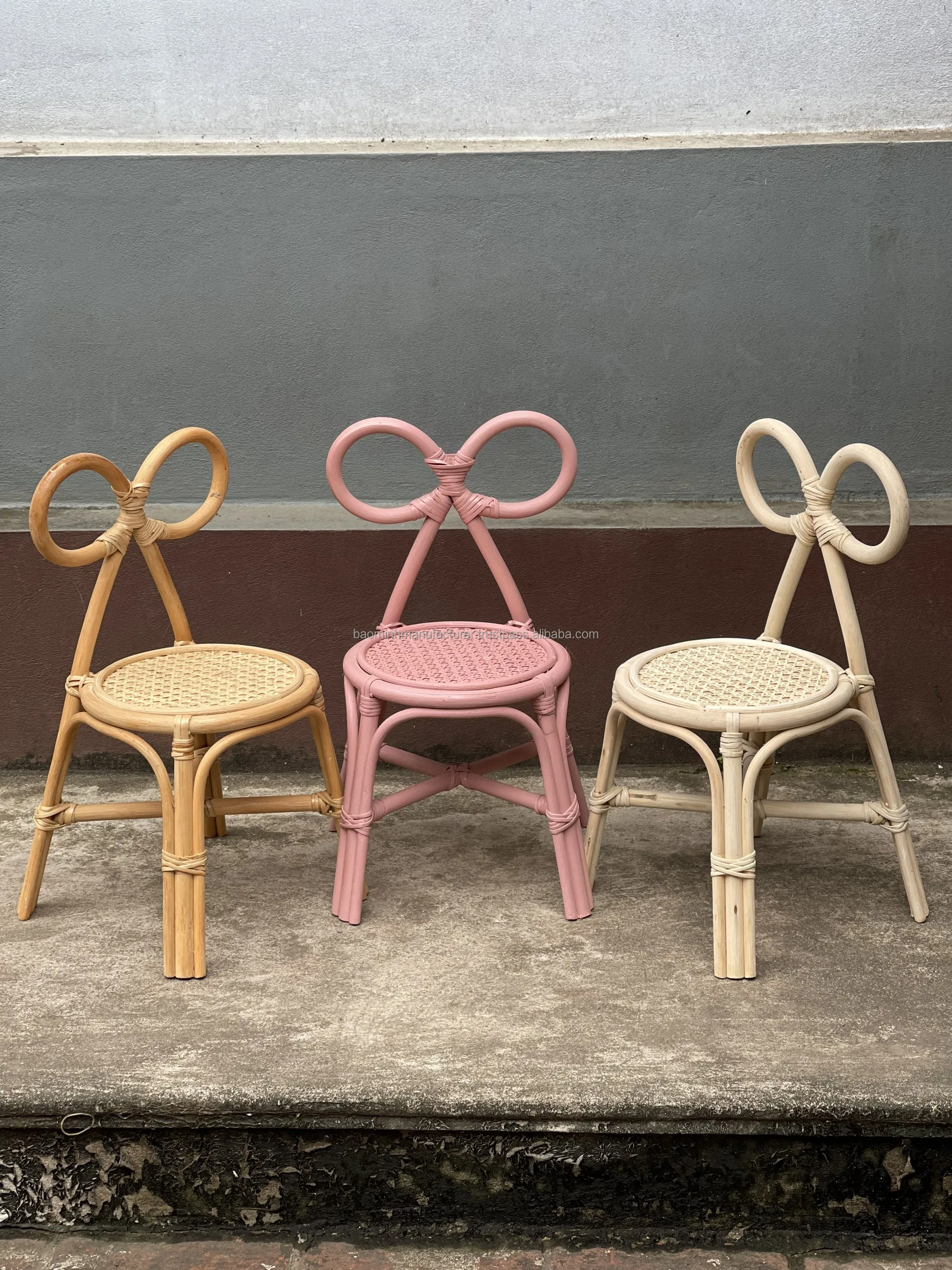 Eco-friendly Lovely Rattan Bow Kids Chair for Party Rental