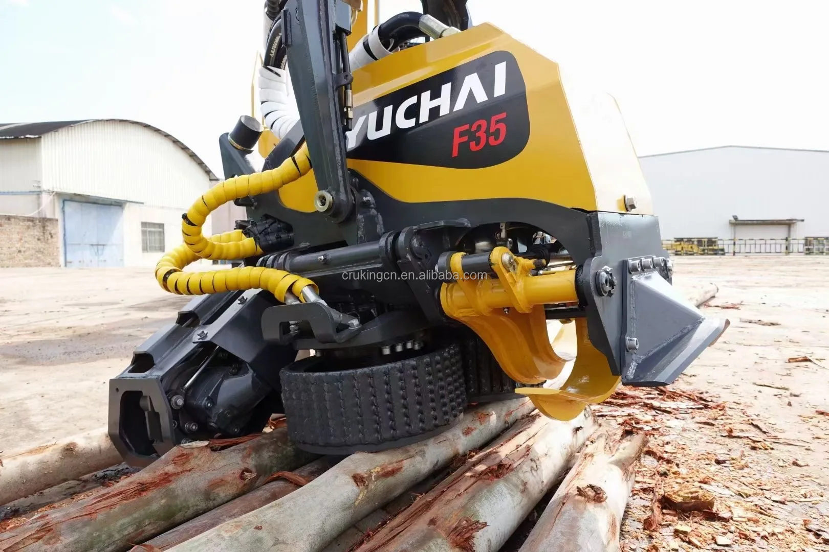 Yuchai YCF135FM 13ton Excavator with Tree Harvester Log Cutter