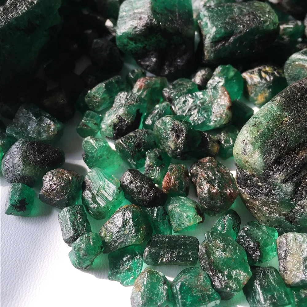 Zambian Emerald Uncut Big Size Rough Loose Gemstone Raw Material - Buy ...