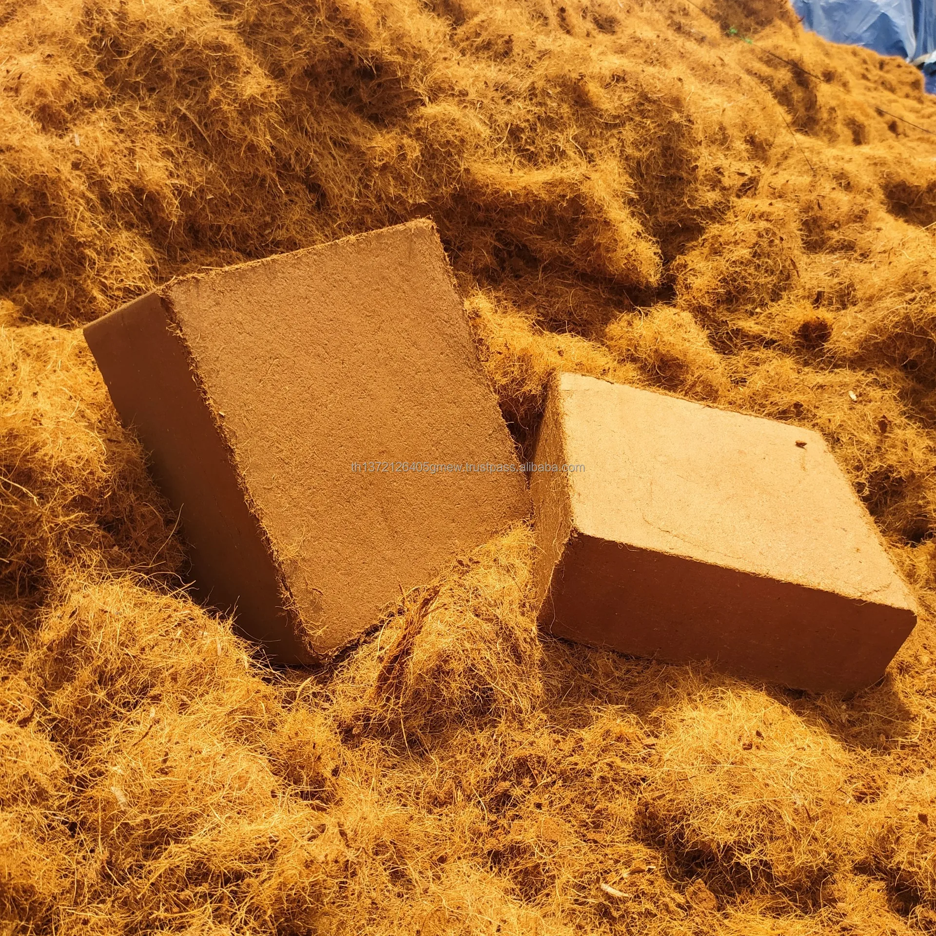 Compressed Raw 5kg Slabs Coconut Coco Peat Fiber Coir Pith - Buy Coir ...