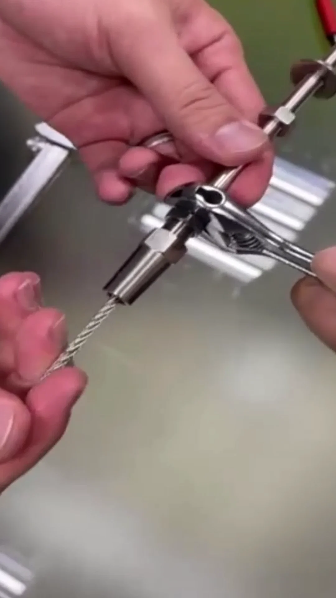 Modern Stainless Steel Spring Lock 3mm Wire Rope Cable Swageless ...