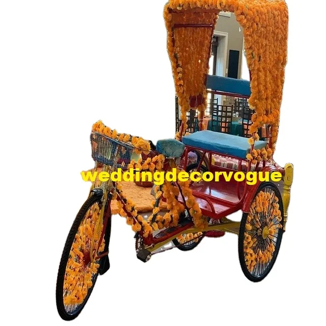 Decorative Rickshaw for Wedding Shoot, Traditional Auto-Rickshaw for ...