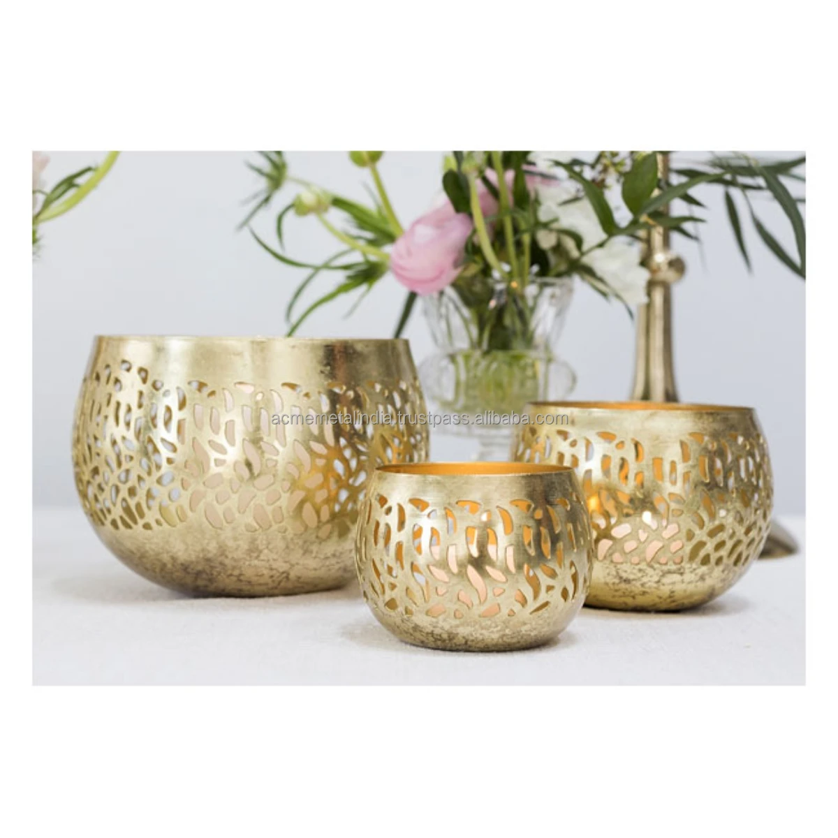 Home And Decorative Transparent Colour Table Decoration Metal Tea Light ...